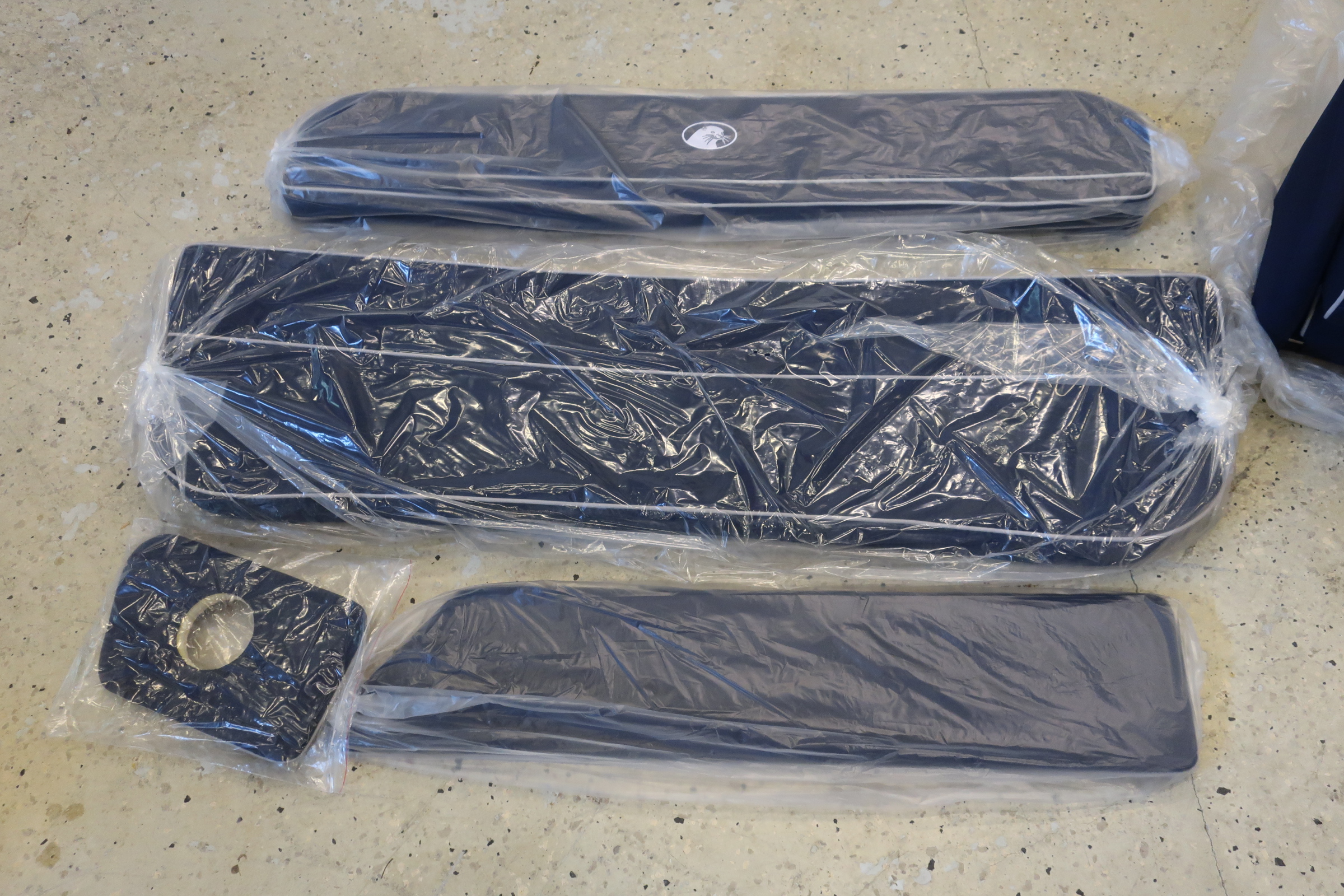 Komplett sats till Uttern T55/D55 - 2 stolar och dynsats - Auktioner ...