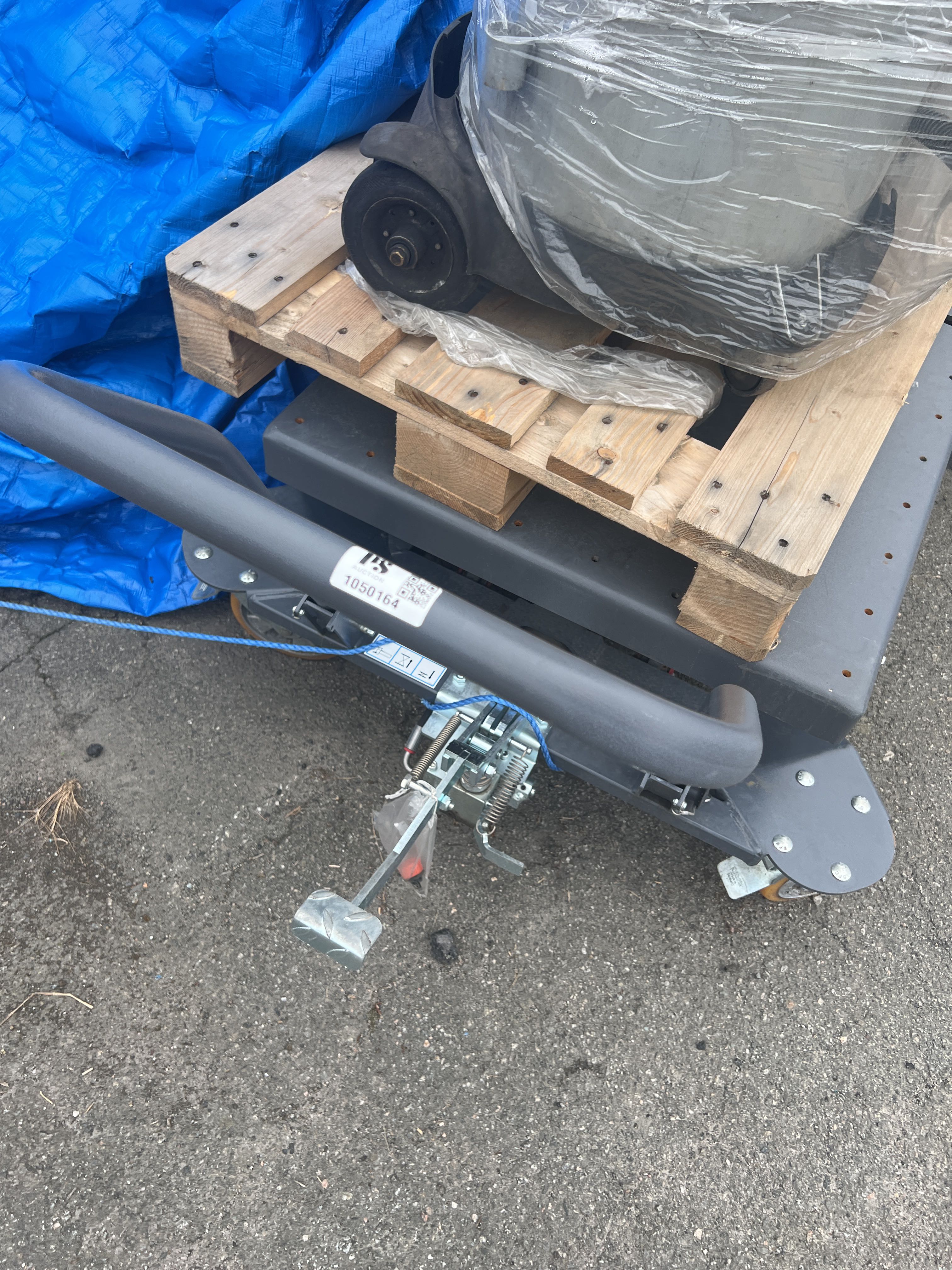 Lifting table on wheels, Blitz, 1000kg - PS Auction - We value the ...