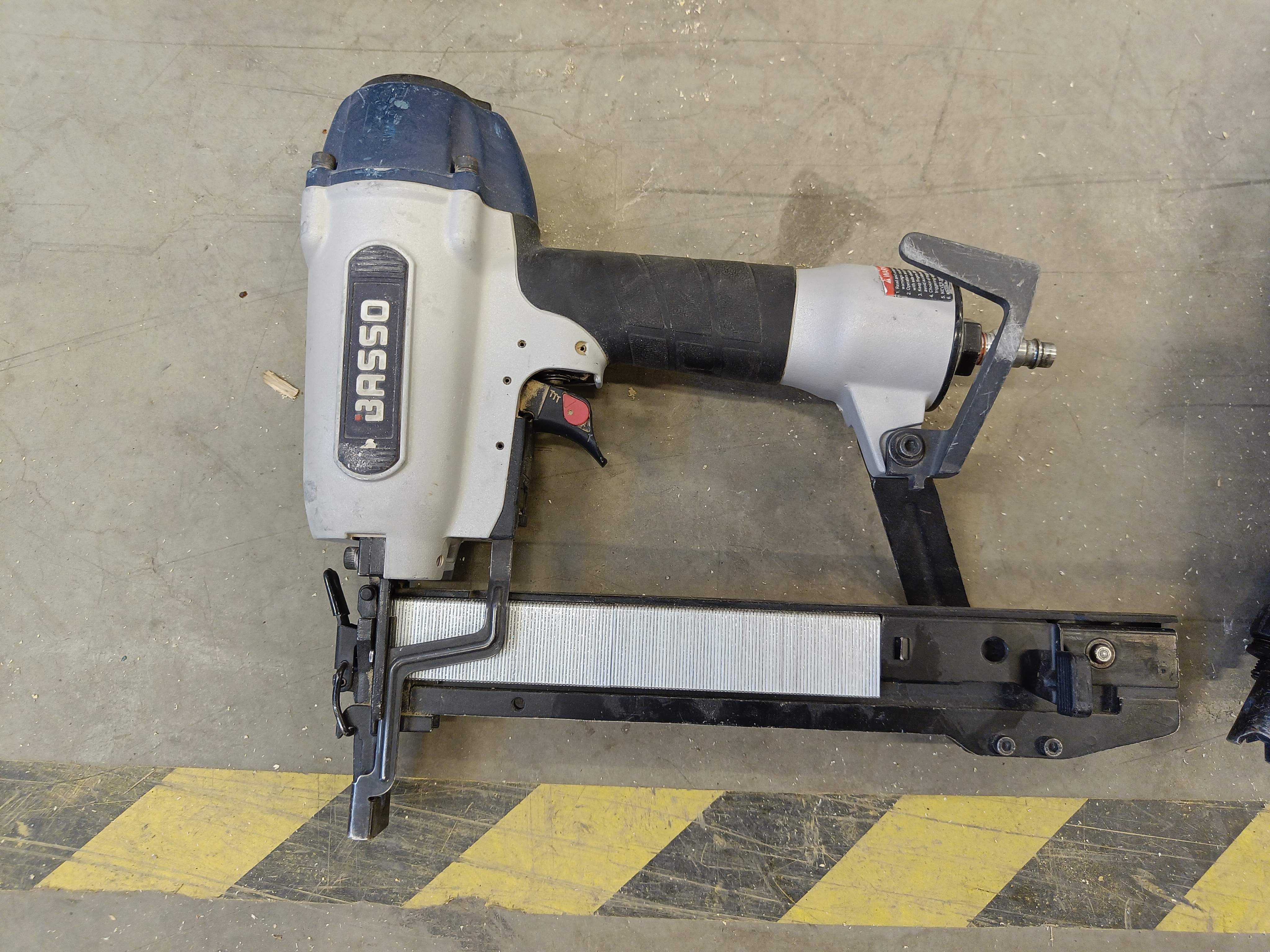 Nail gun, Strip gun & Compressor - PS Auction - We value the future ...