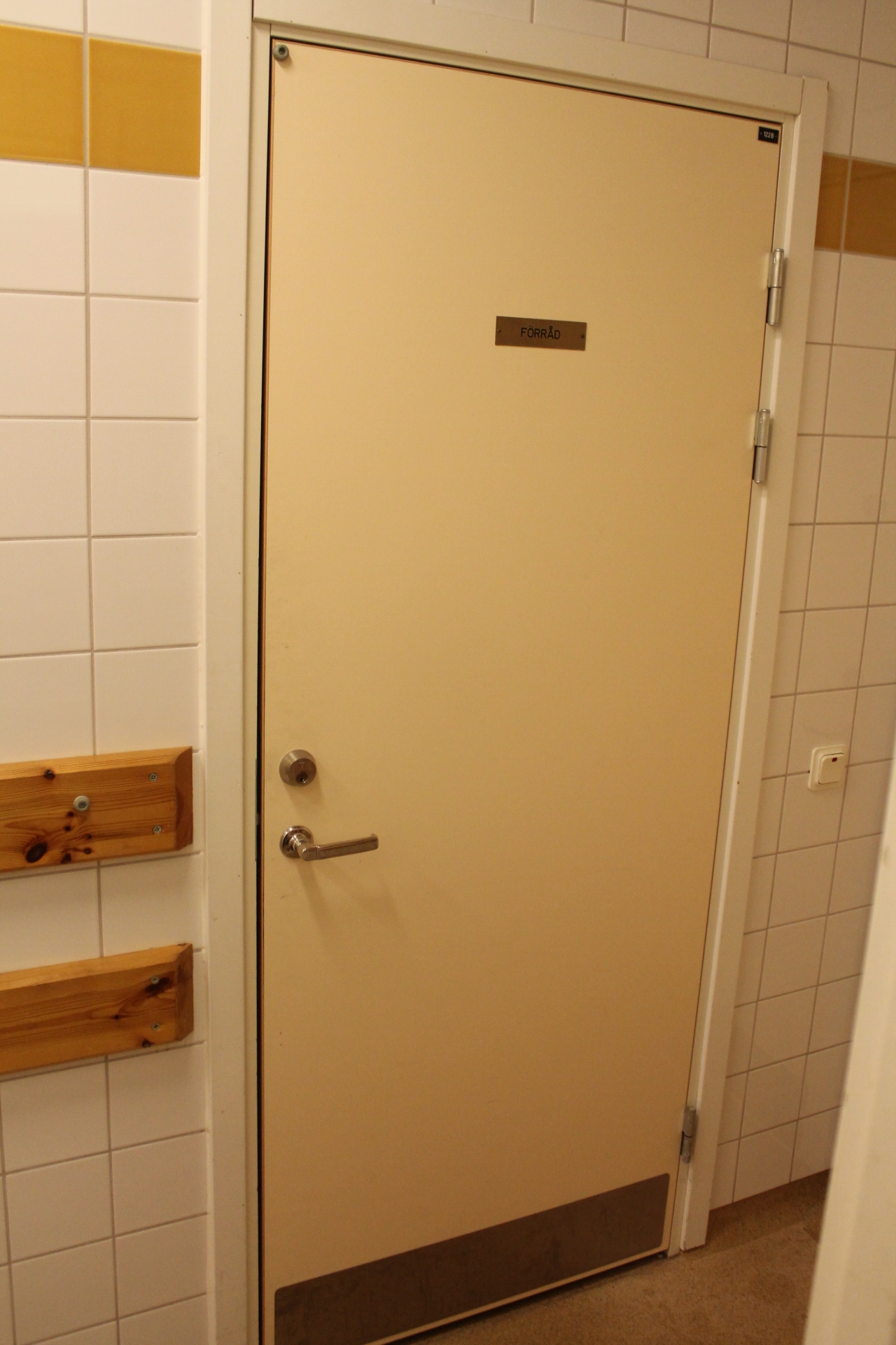 3 wooden interior doors - PS Auction - We value the future - Largest in ...