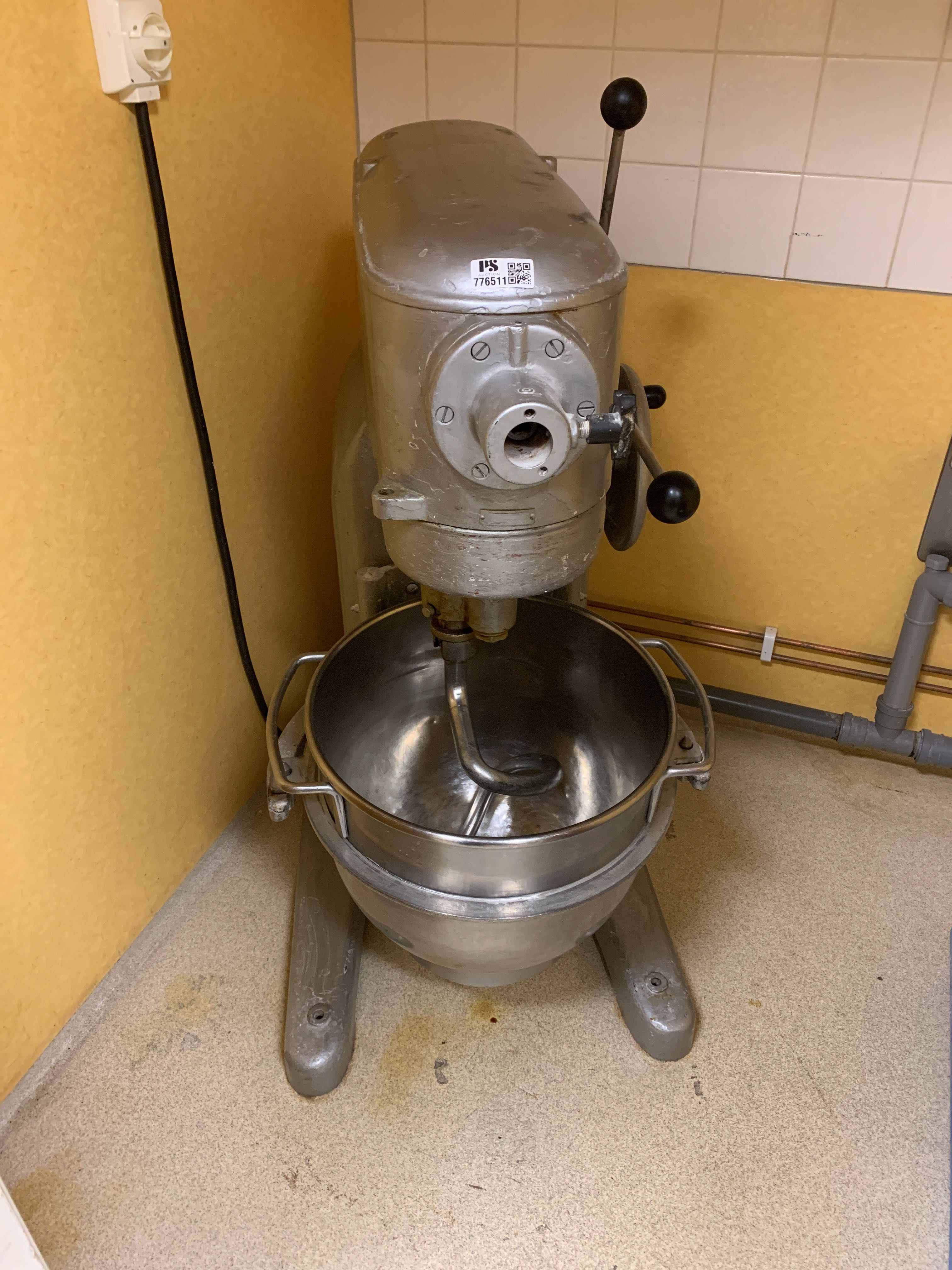 Blandningsmaskin med krok, vinge och visp - Auktioner online ...