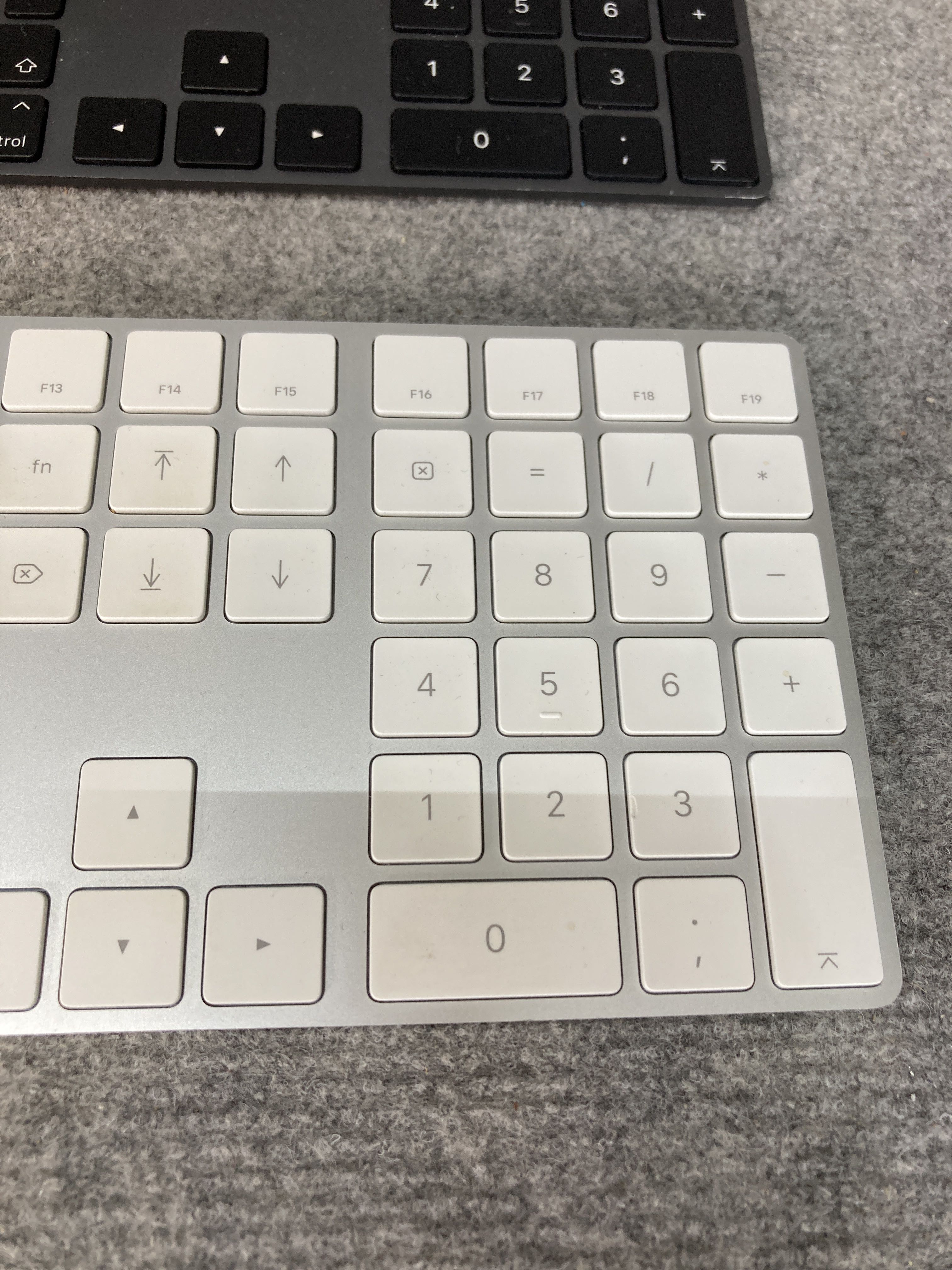Apple tangentbord - Auktioner online - Nätauktioner & Konkursauktioner ...