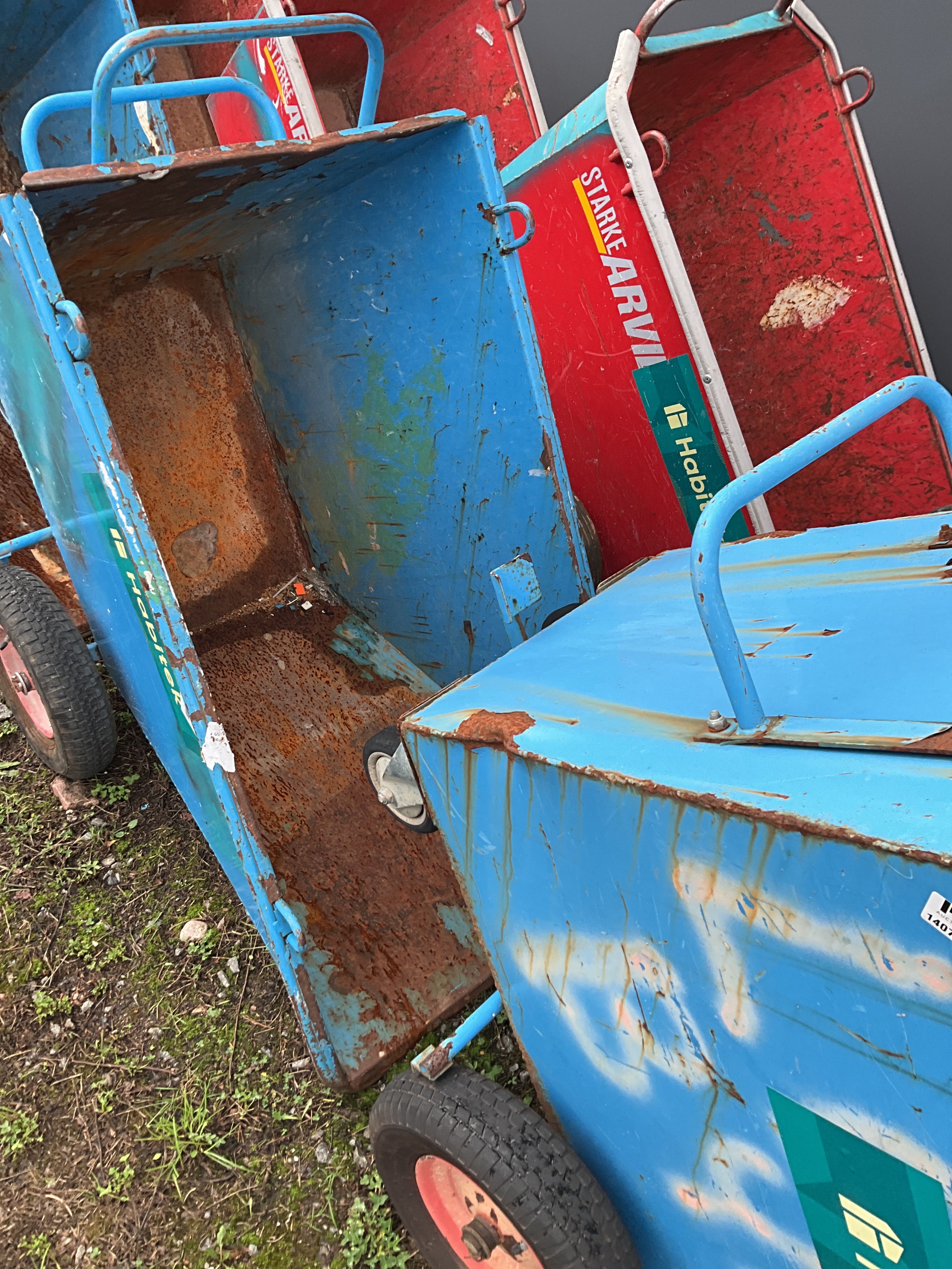 Material container 4 pcs on wheels - Strong Arvid - PS Auction - We ...