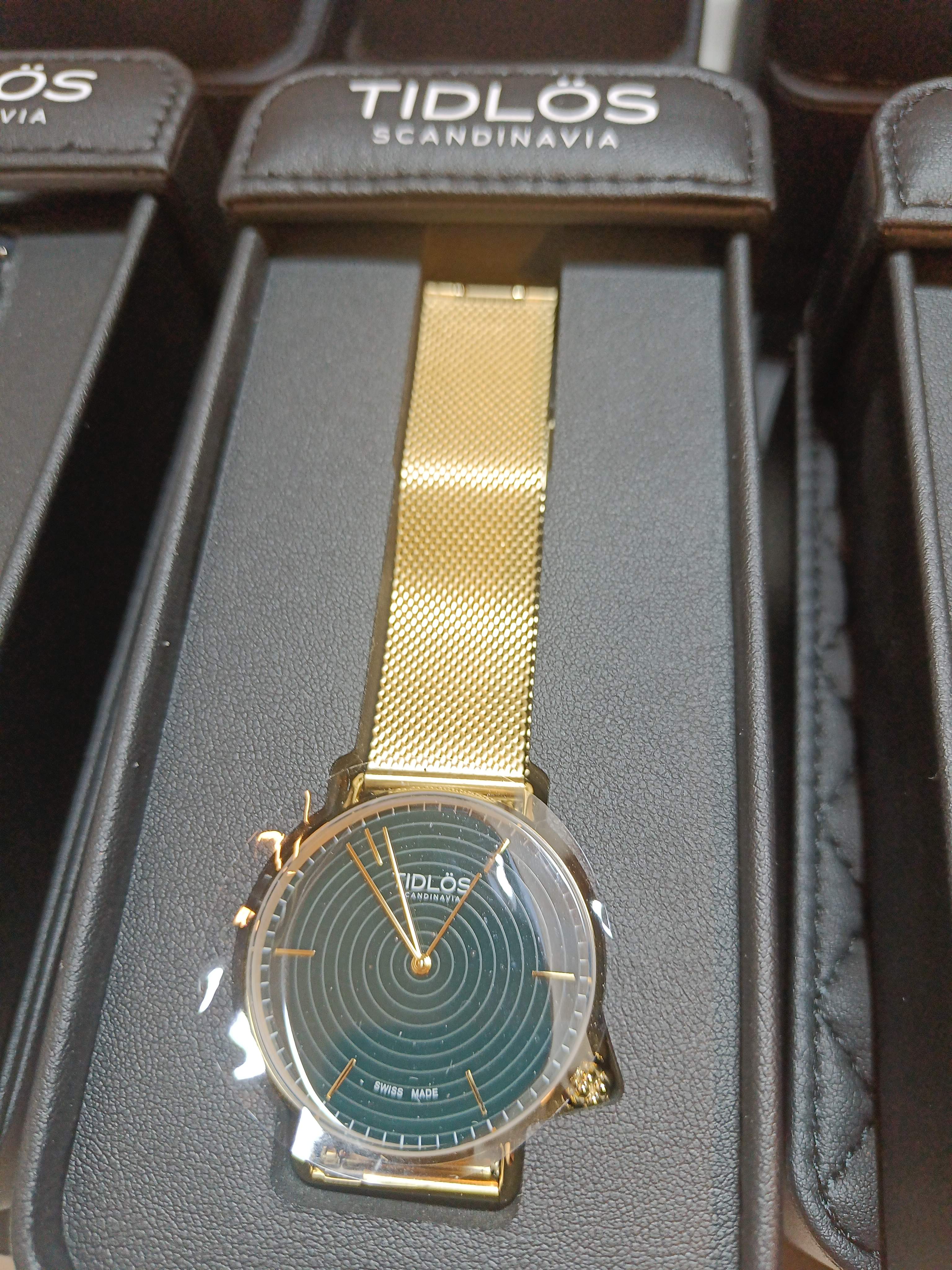 20 TIMELESS "The original" wristwatches, all in different color ...