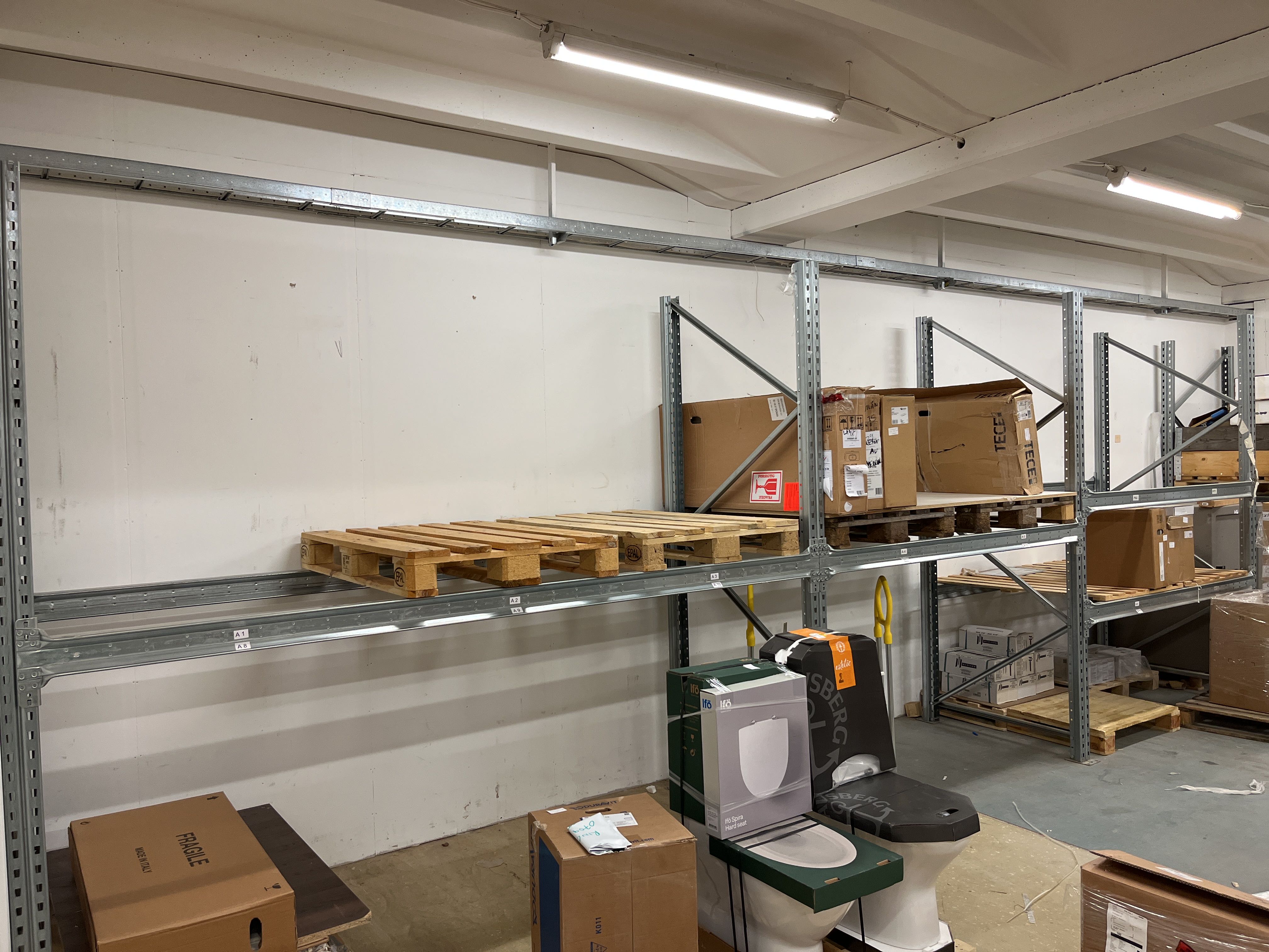 Pallstallage, 8 sektioner - Auktioner online - Nätauktioner ...