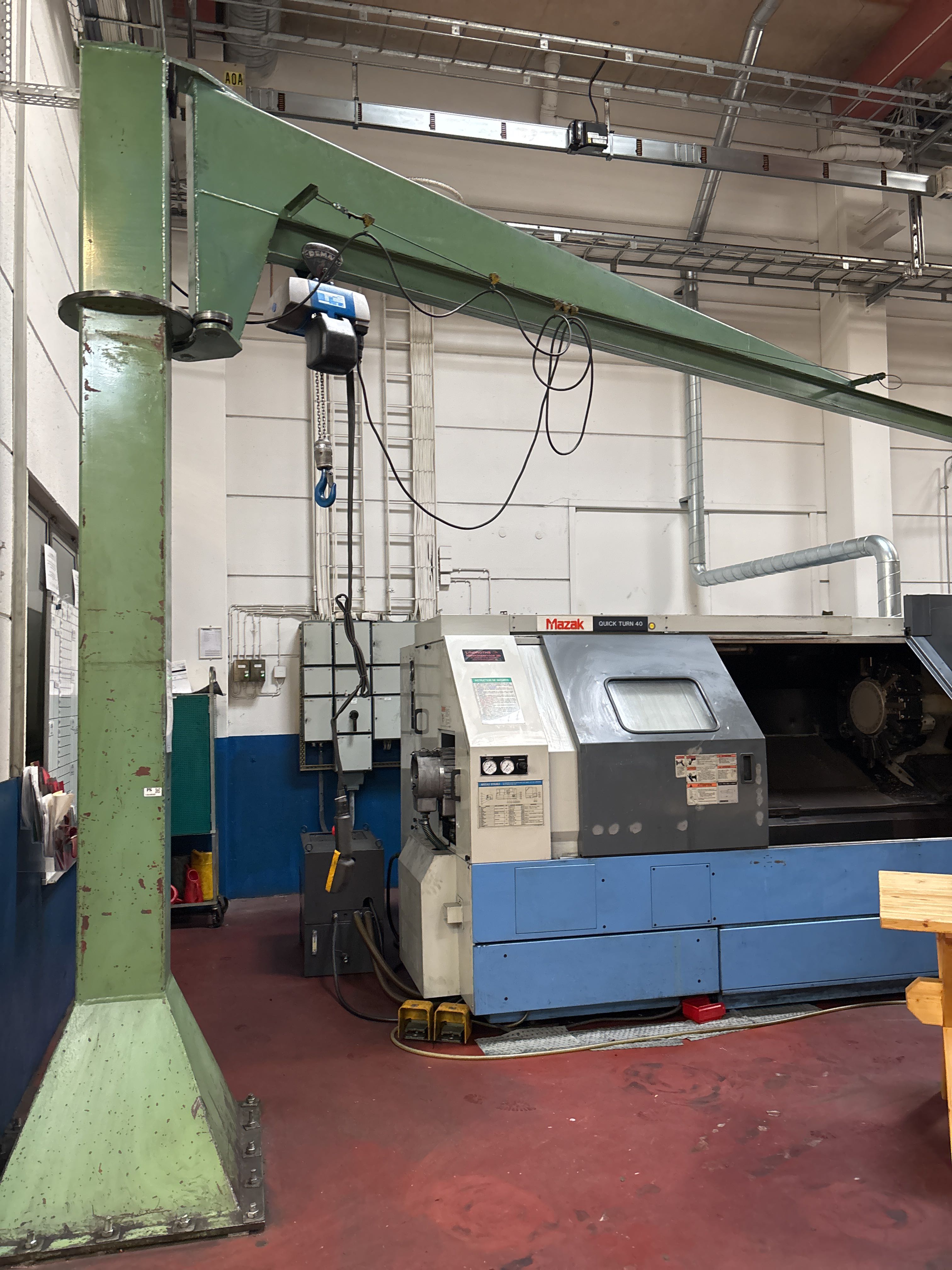 Pelarsvängkran med el-telfer – 125 kg - Auktioner online - Nätauktioner ...