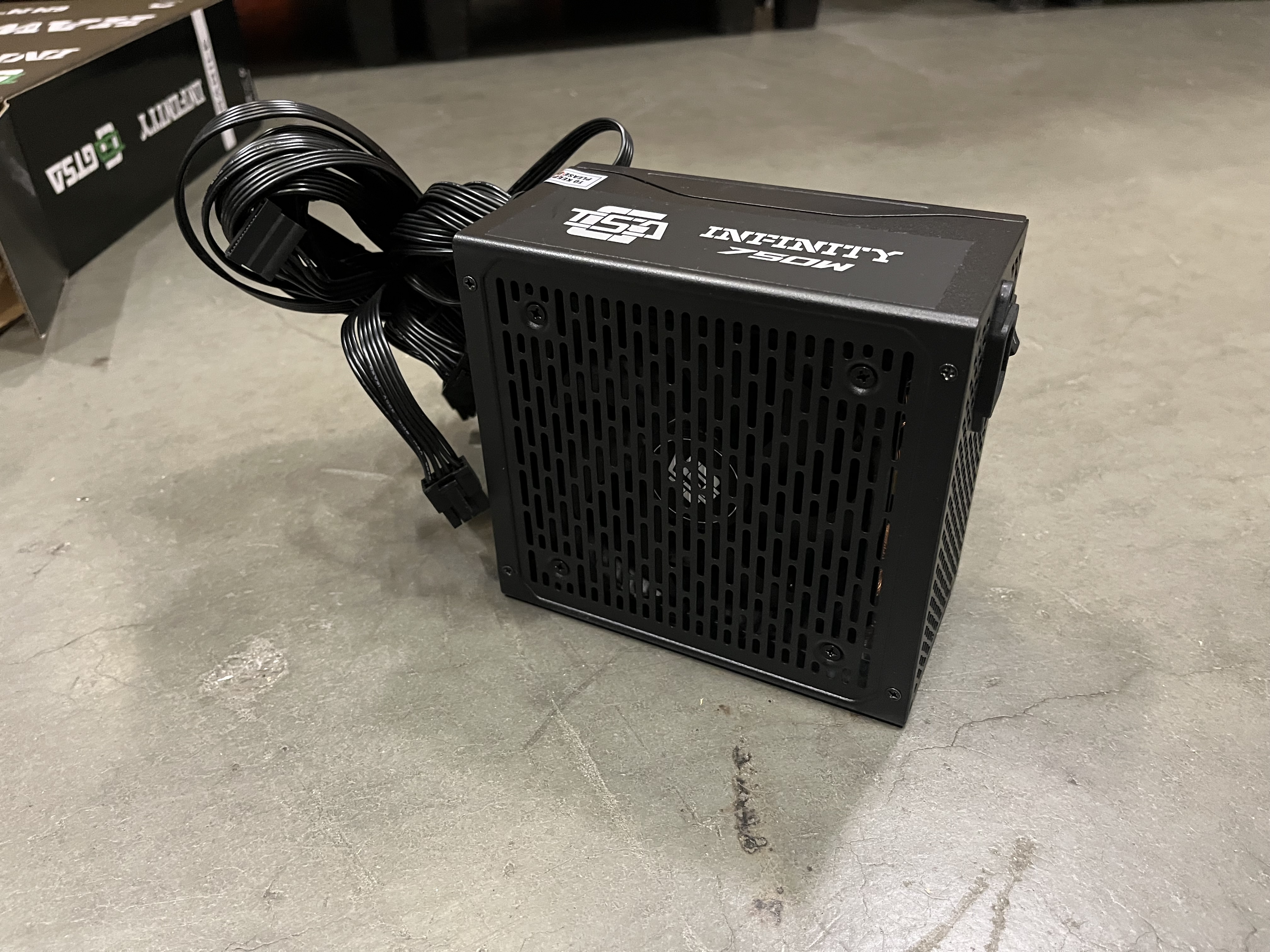 100st GTSA Infinity XT 750W Power Supply för speldatorer - Auktioner ...
