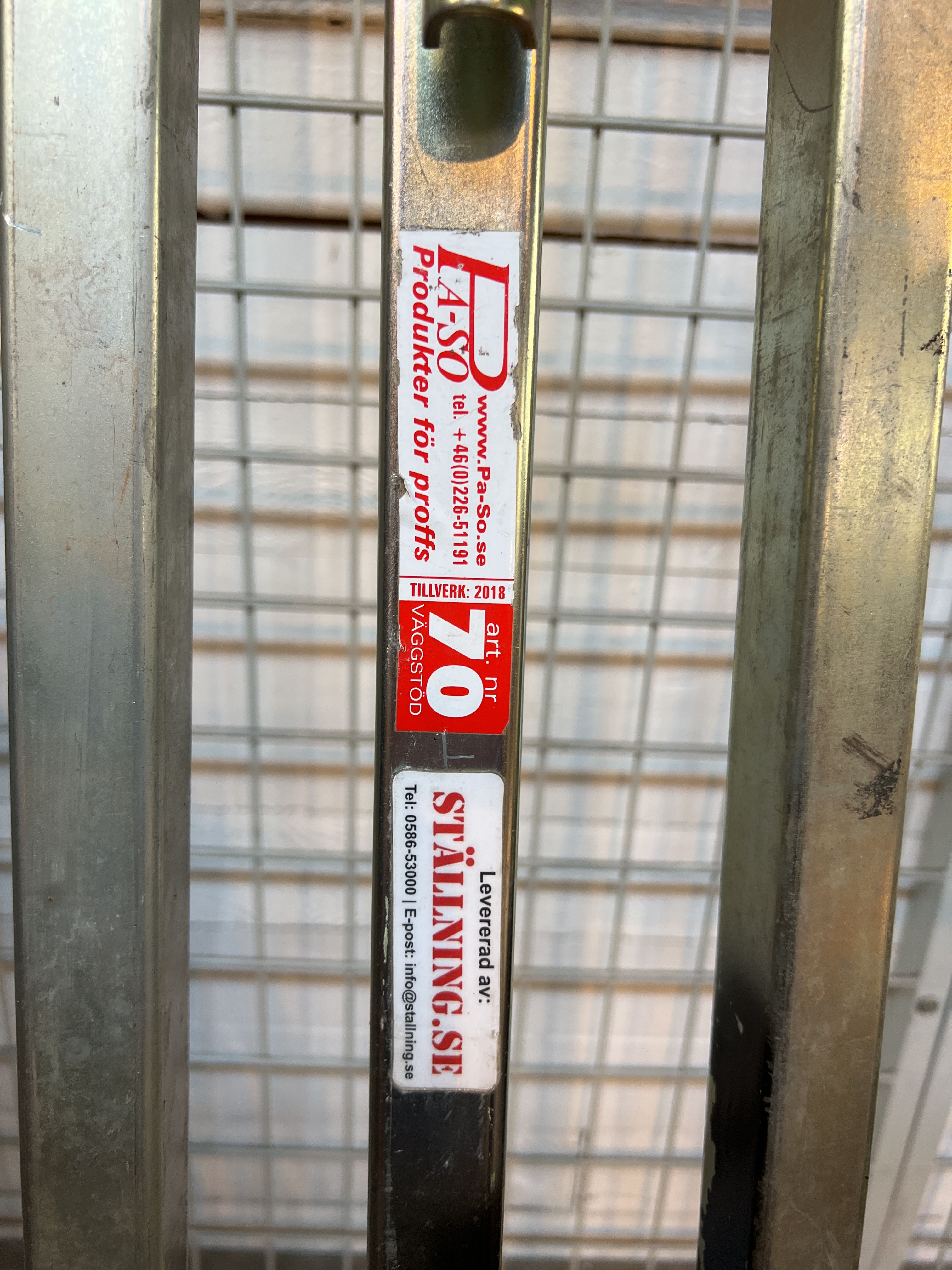 Plaster stand, trestles, ladder and spirit level - PS Auction - We ...