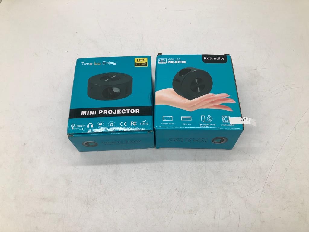 2 Mini Projectors Shipping Included 312 Ps Auction We Value The Future Largest In Net