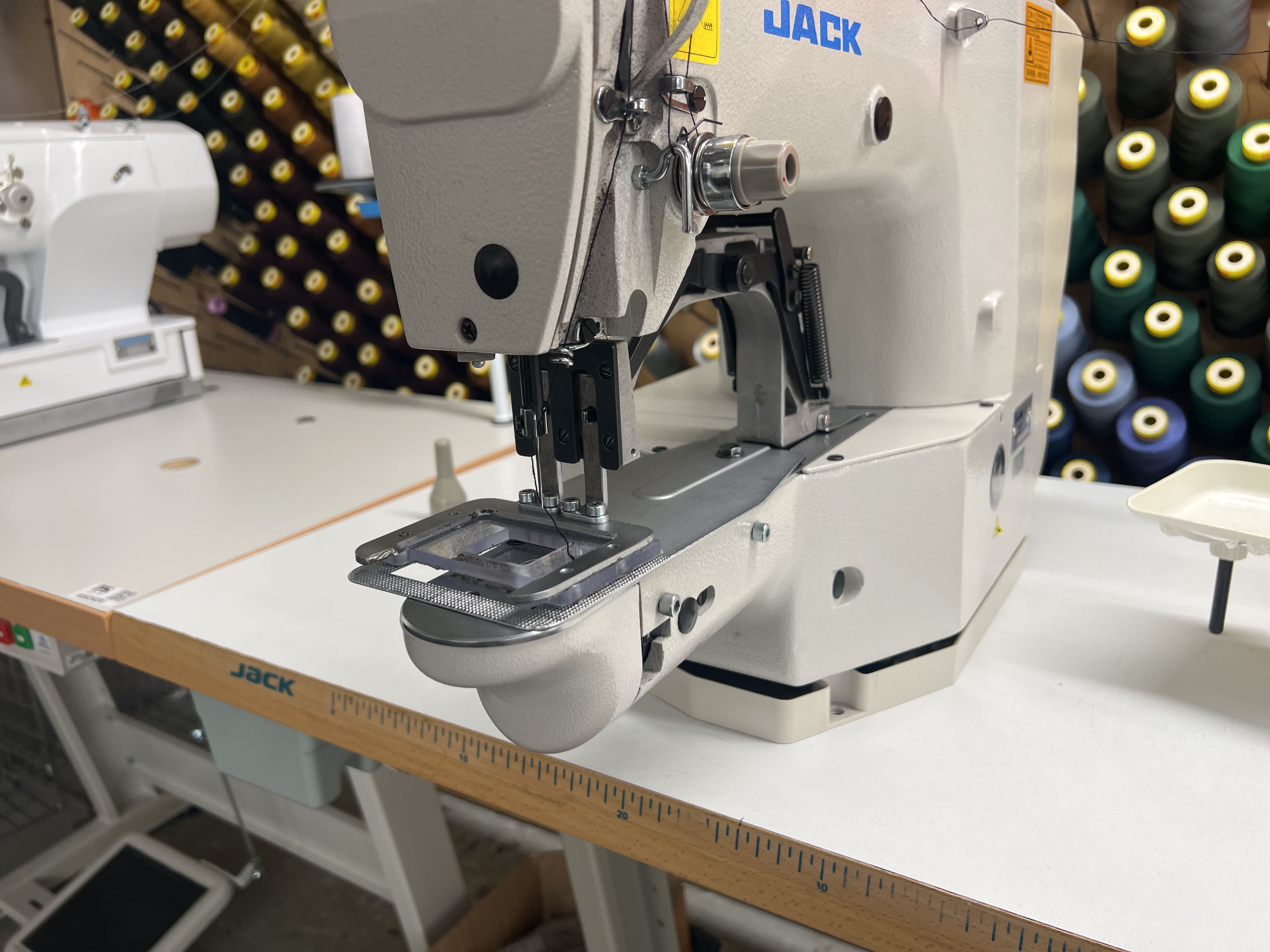 Symaskin Jack JK-T1900BHK-D - Auktioner online - Nätauktioner ...