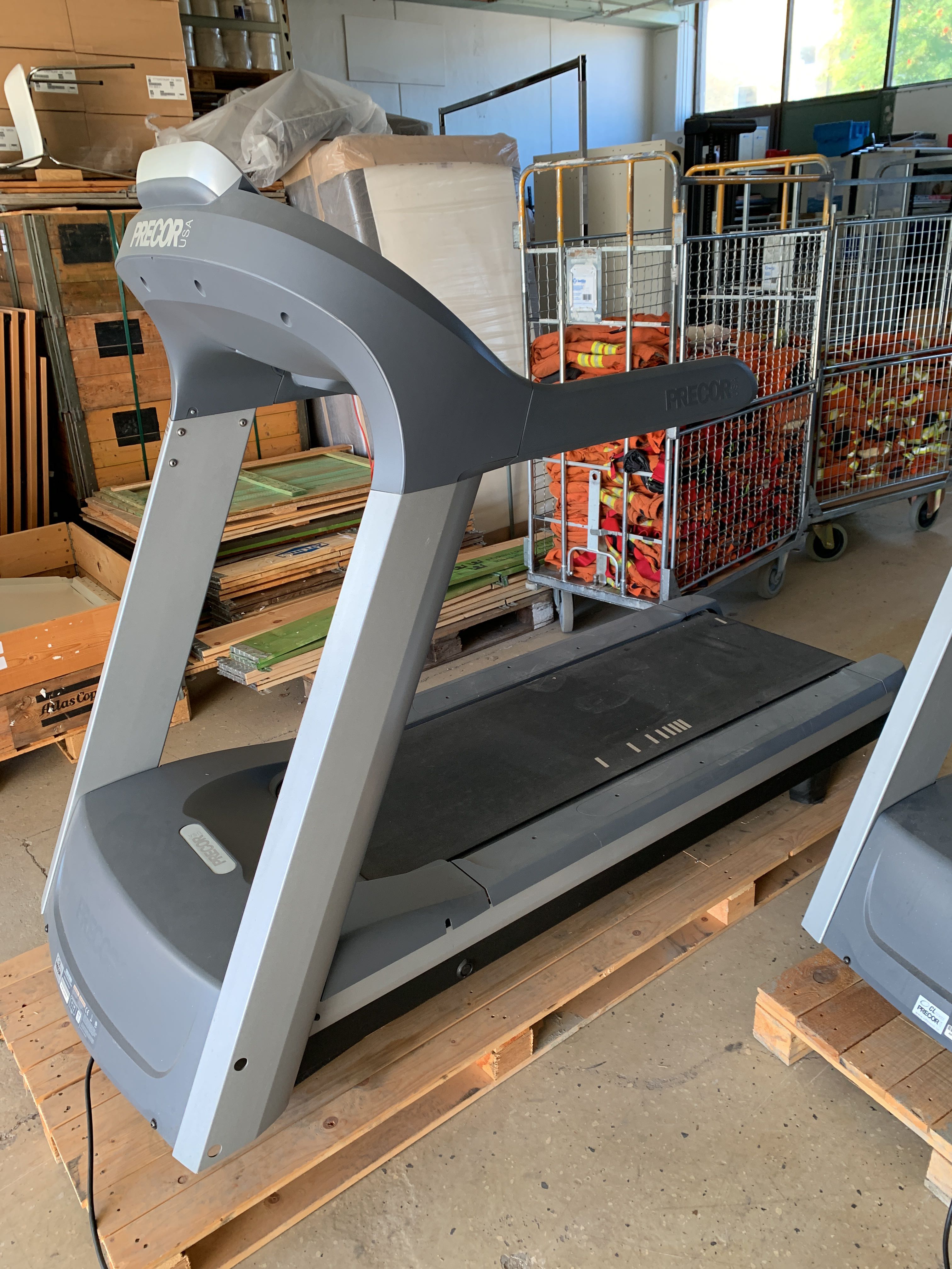 Löpband Precor C956i/C966i inkl. Reservdelsmaskin - Auktioner online ...