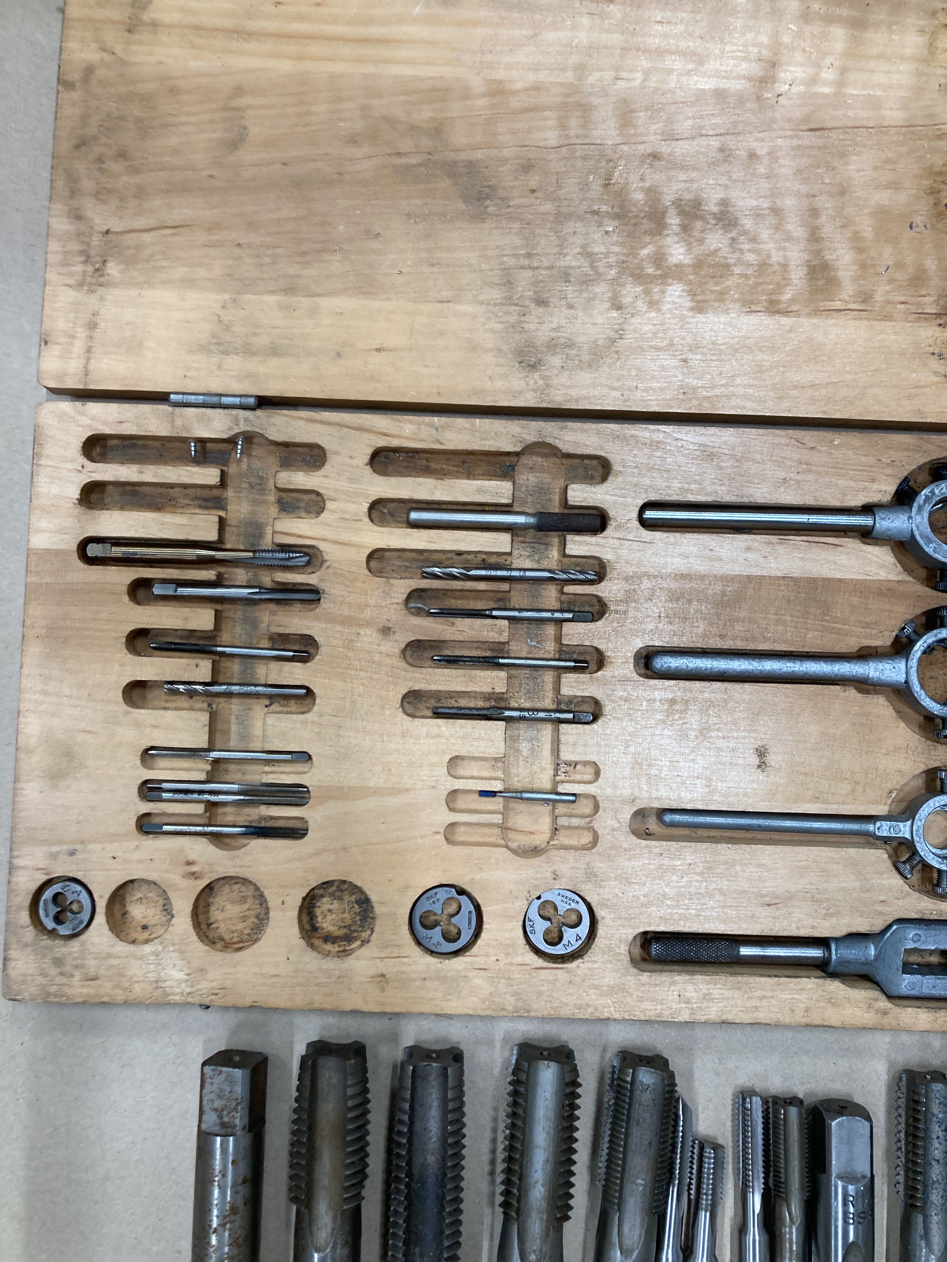 Taps, thread cuts and holding tools - PS Auction - We value the future ...