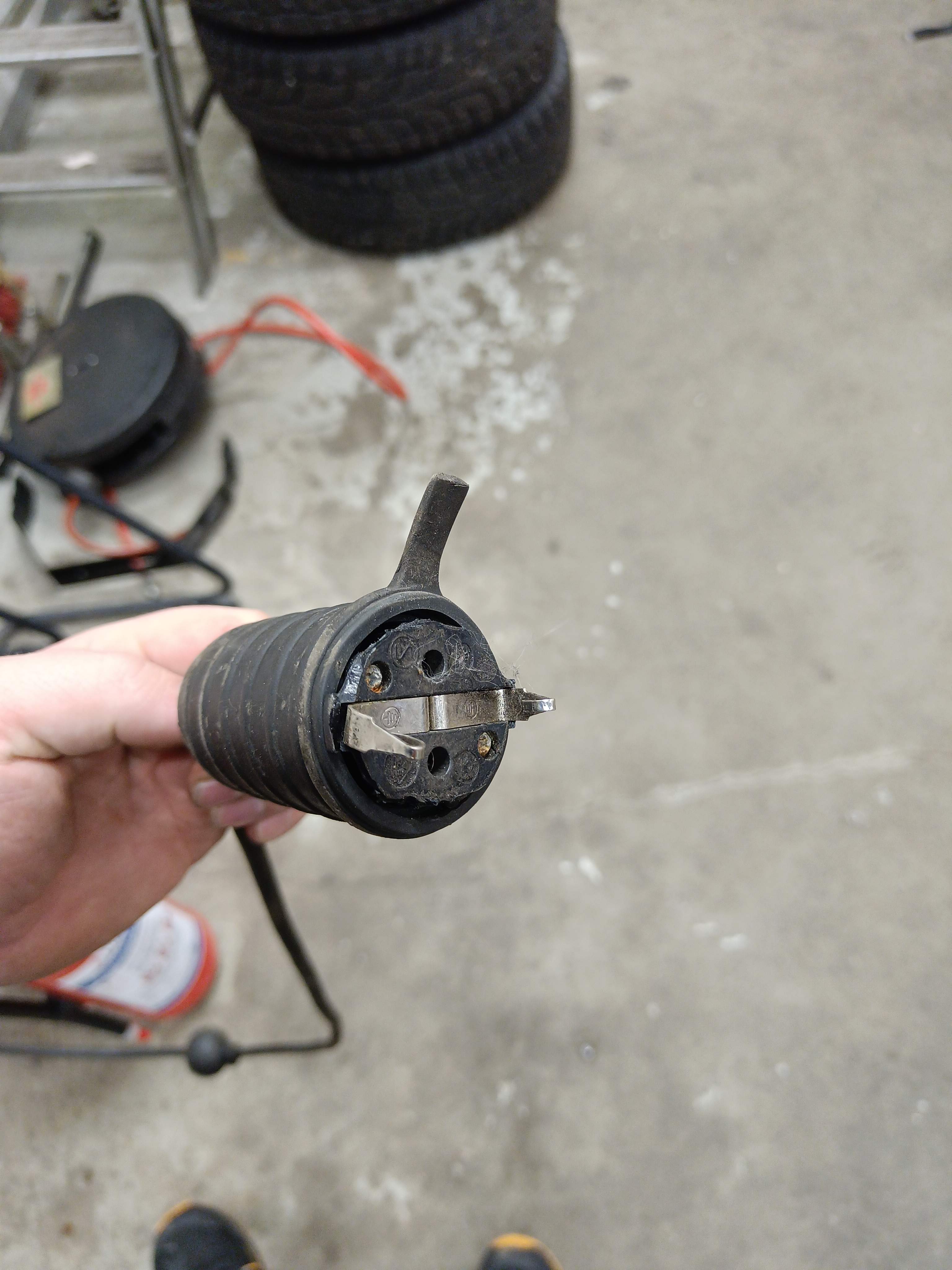 Wall Mounted Windows - PS Auction - We value the future - Largest in ...