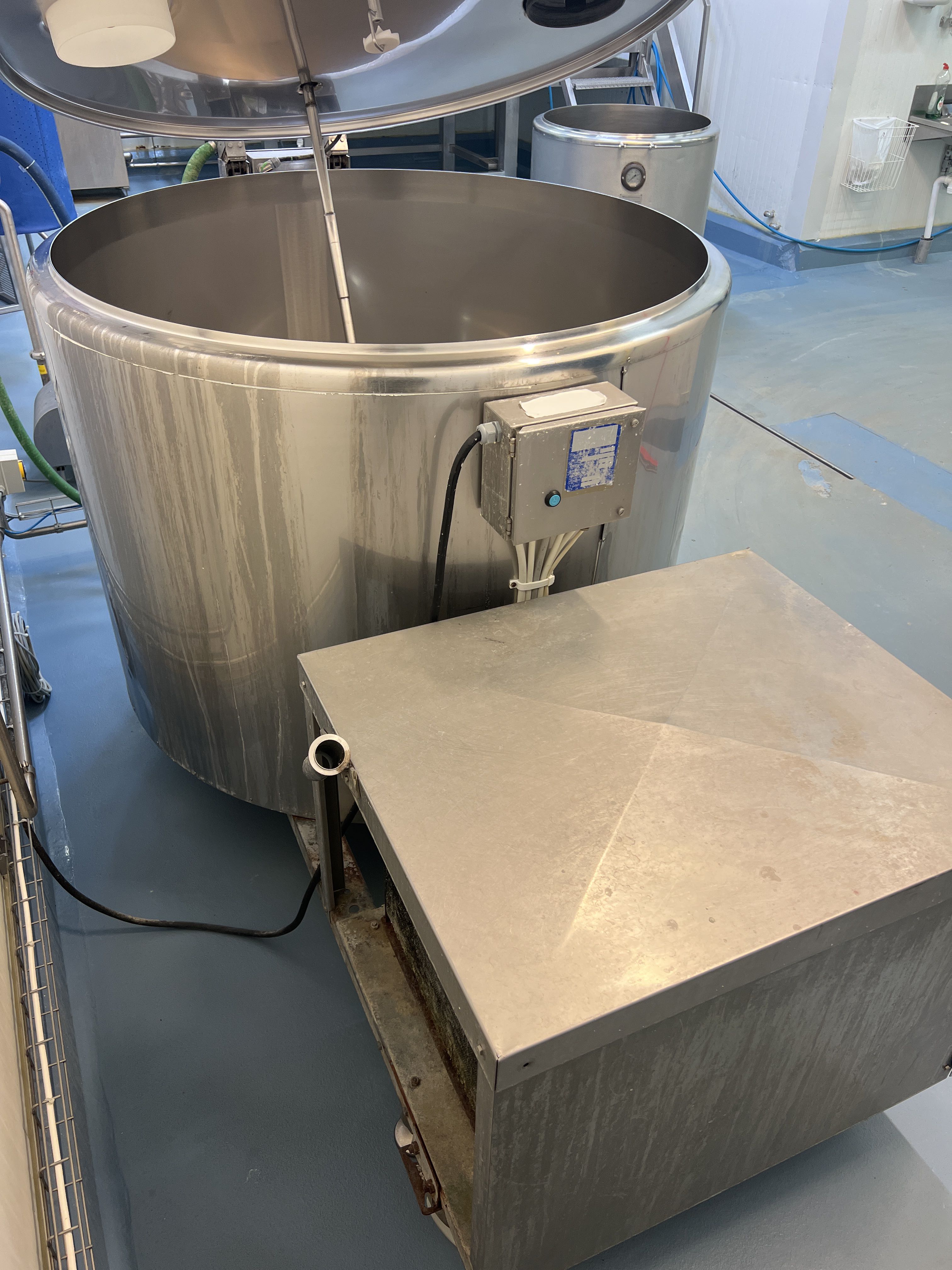 Whey tank with cooling egg and pump Wedholms DF 813 AD 900L -1984 - PS ...