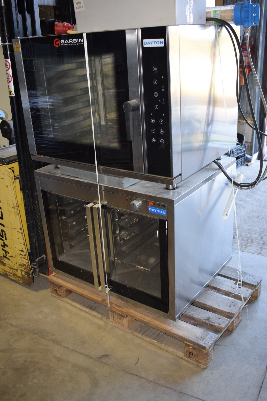 Garbin oven and cupboard - PS Auction - We value the future - Largest ...