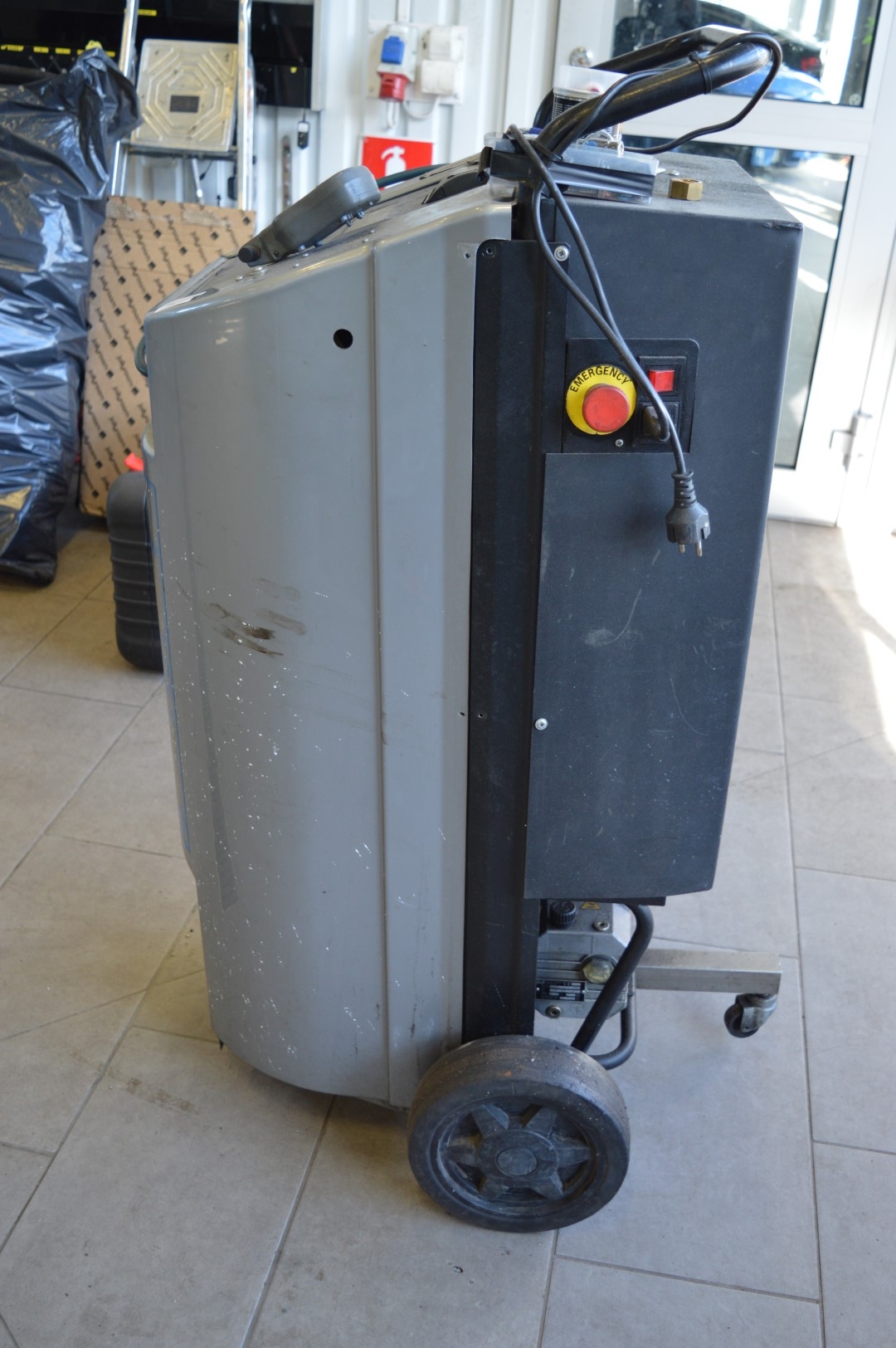 AC servicestation Waeco RHS-800 - Auktioner online - Nätauktioner ...