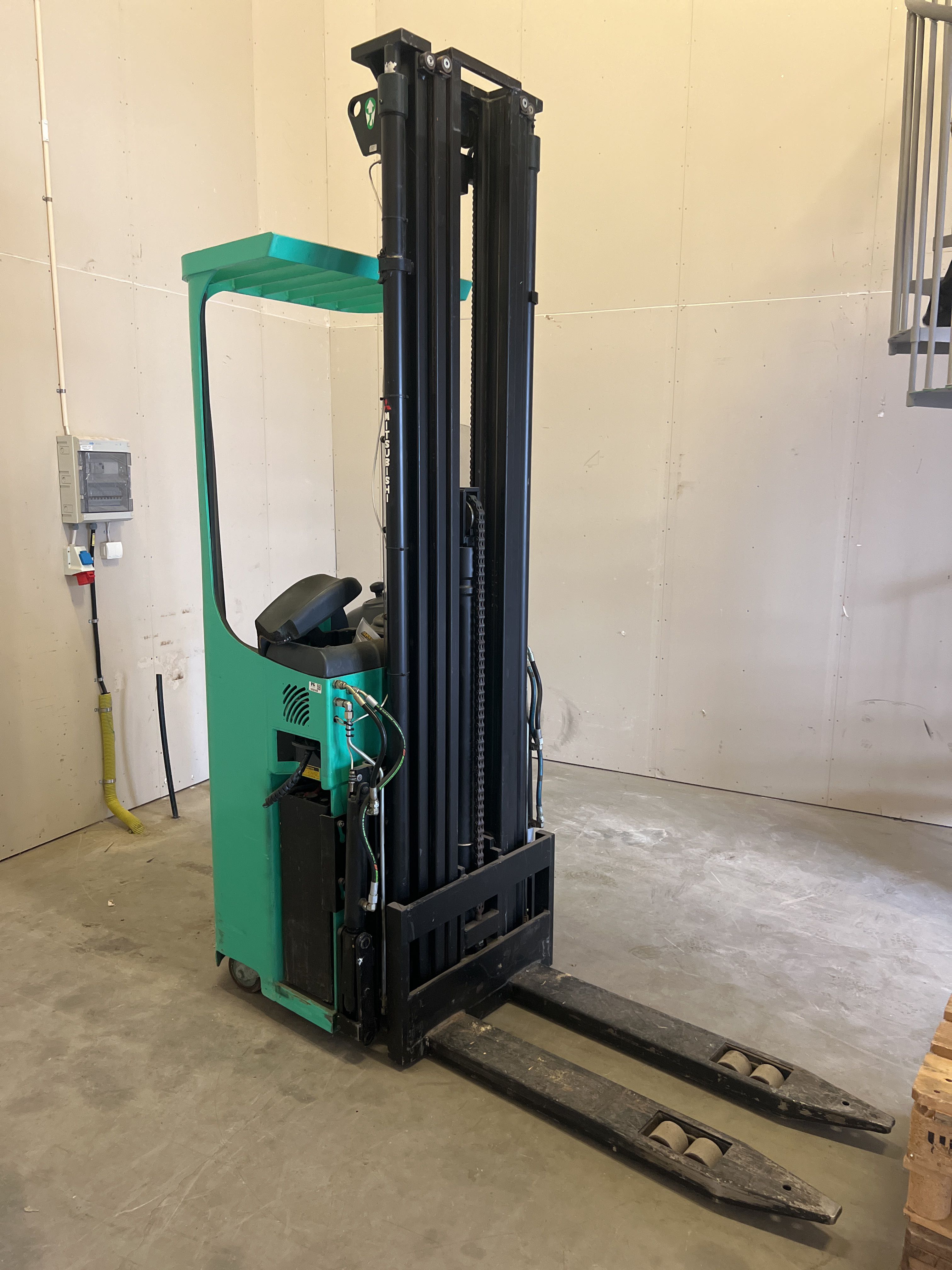 Staplare Mitsubishi SBR-12K - Auktioner online - Nätauktioner ...