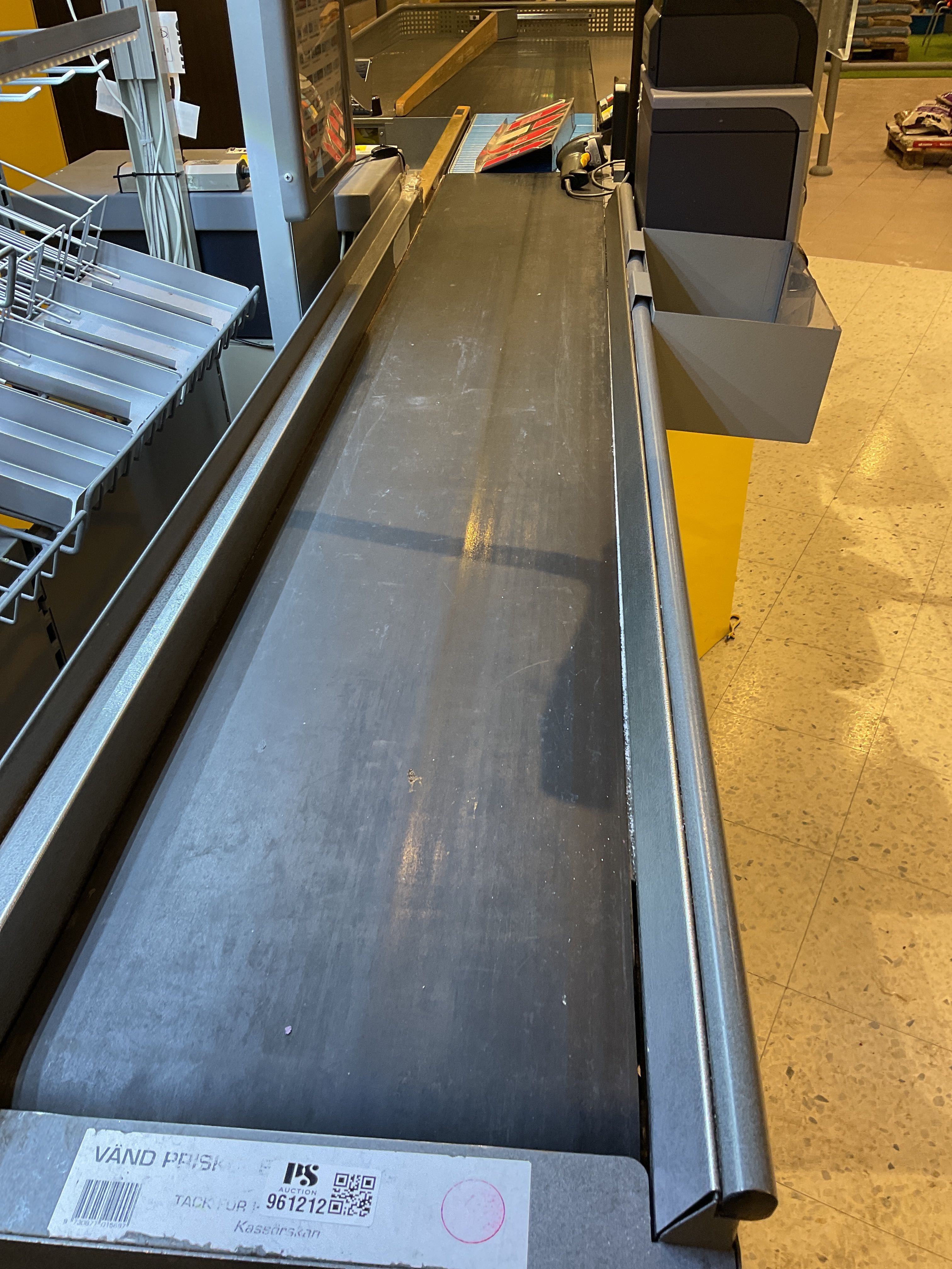Cash desk with conveyor belt - PS Auction - We value the future ...