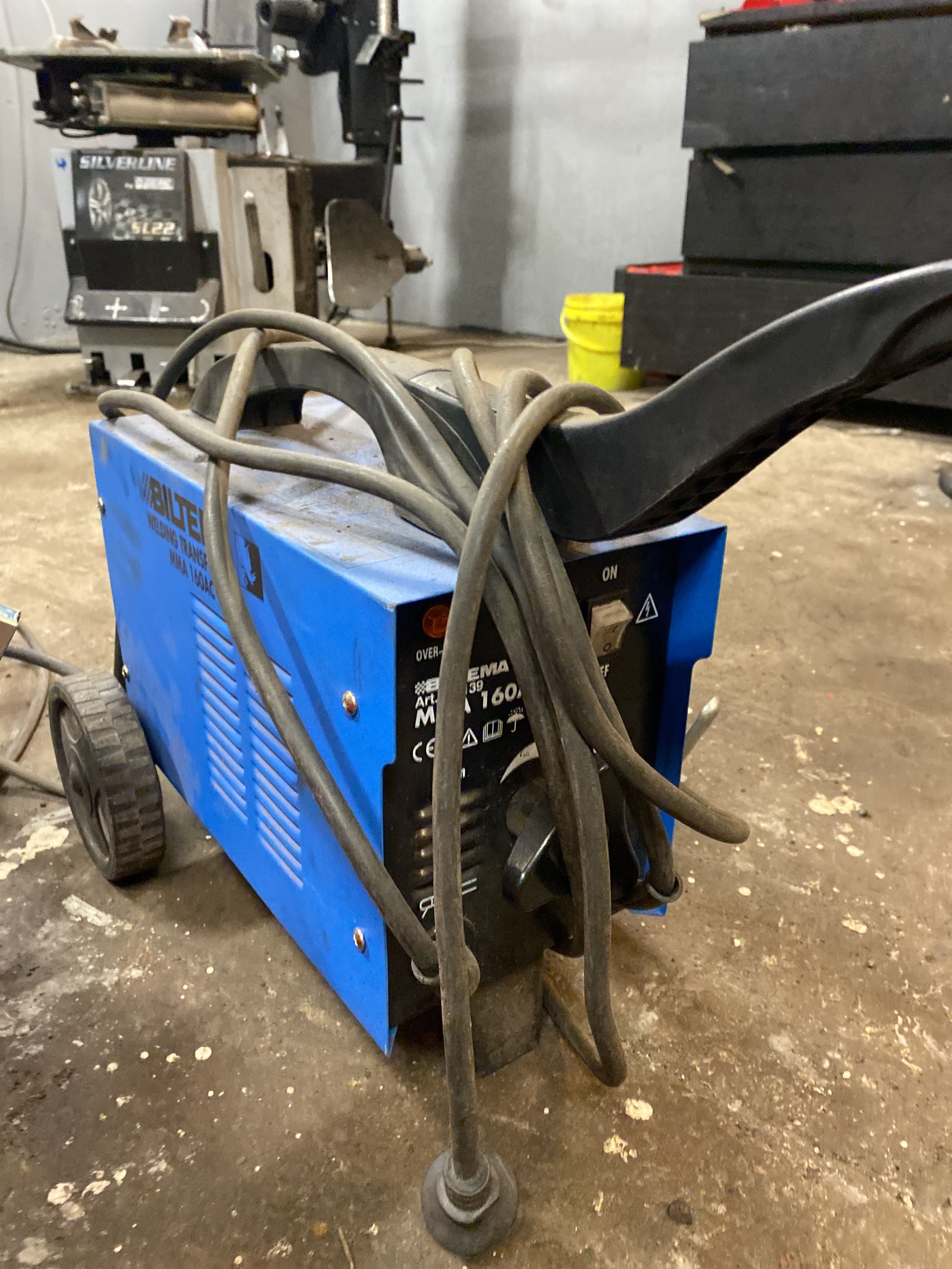 2st svetsar samt säckkärra - Auktioner online - Nätauktioner ...