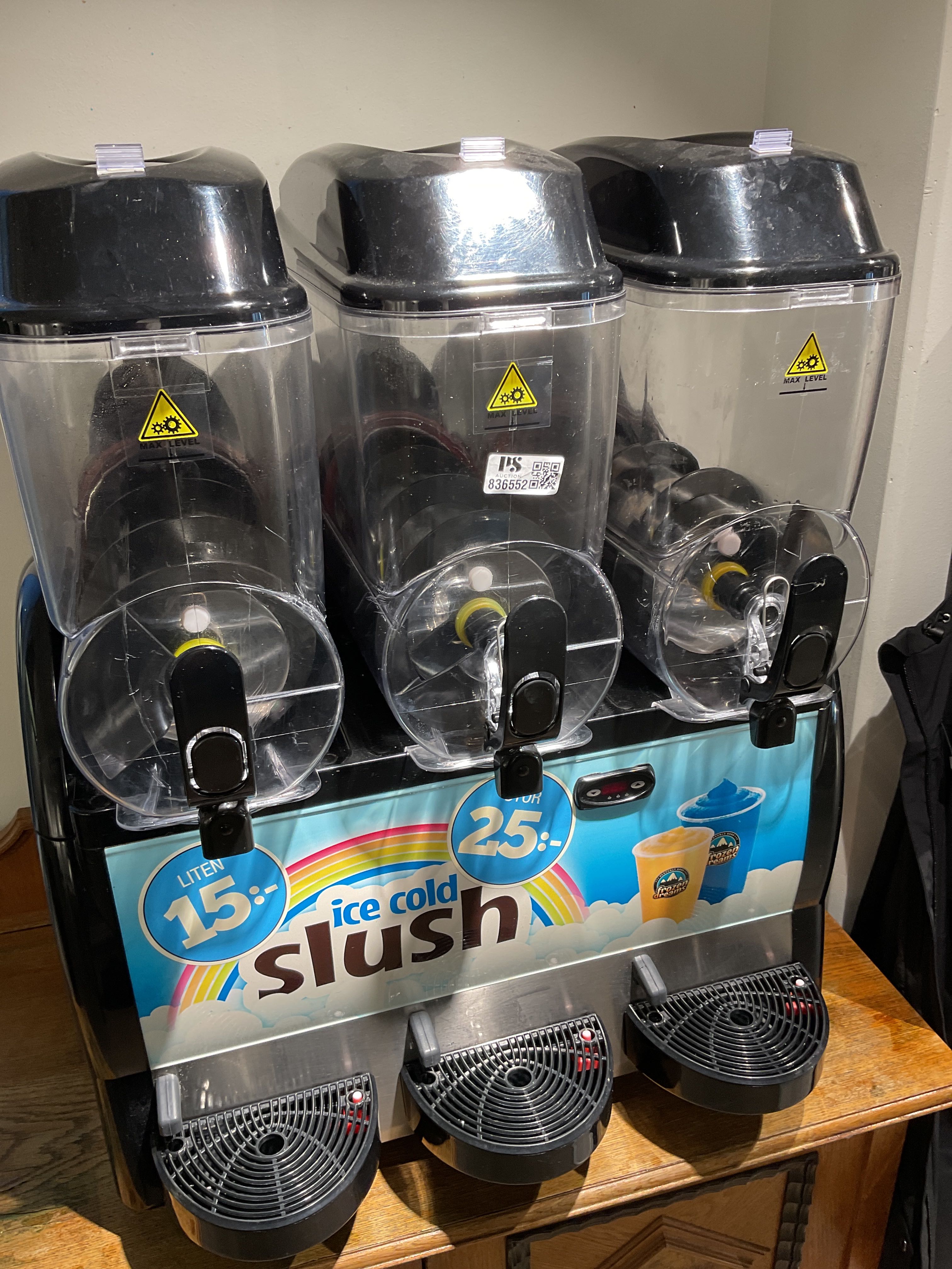 Slushmaskin med 3 smaker - Auktioner online - Nätauktioner ...