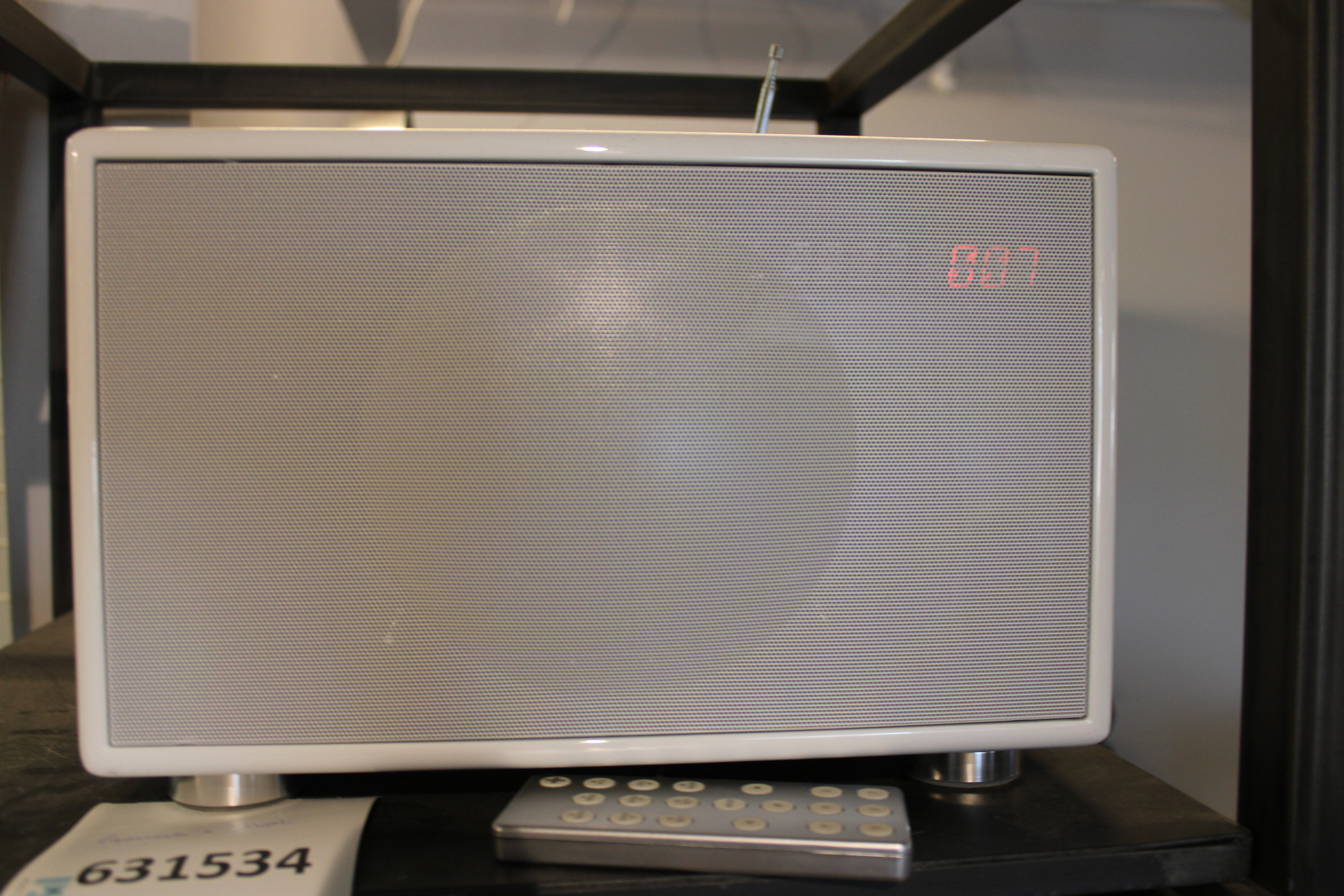 Speaker / Radio Geneva with remote control - PS Auction - We value the ...