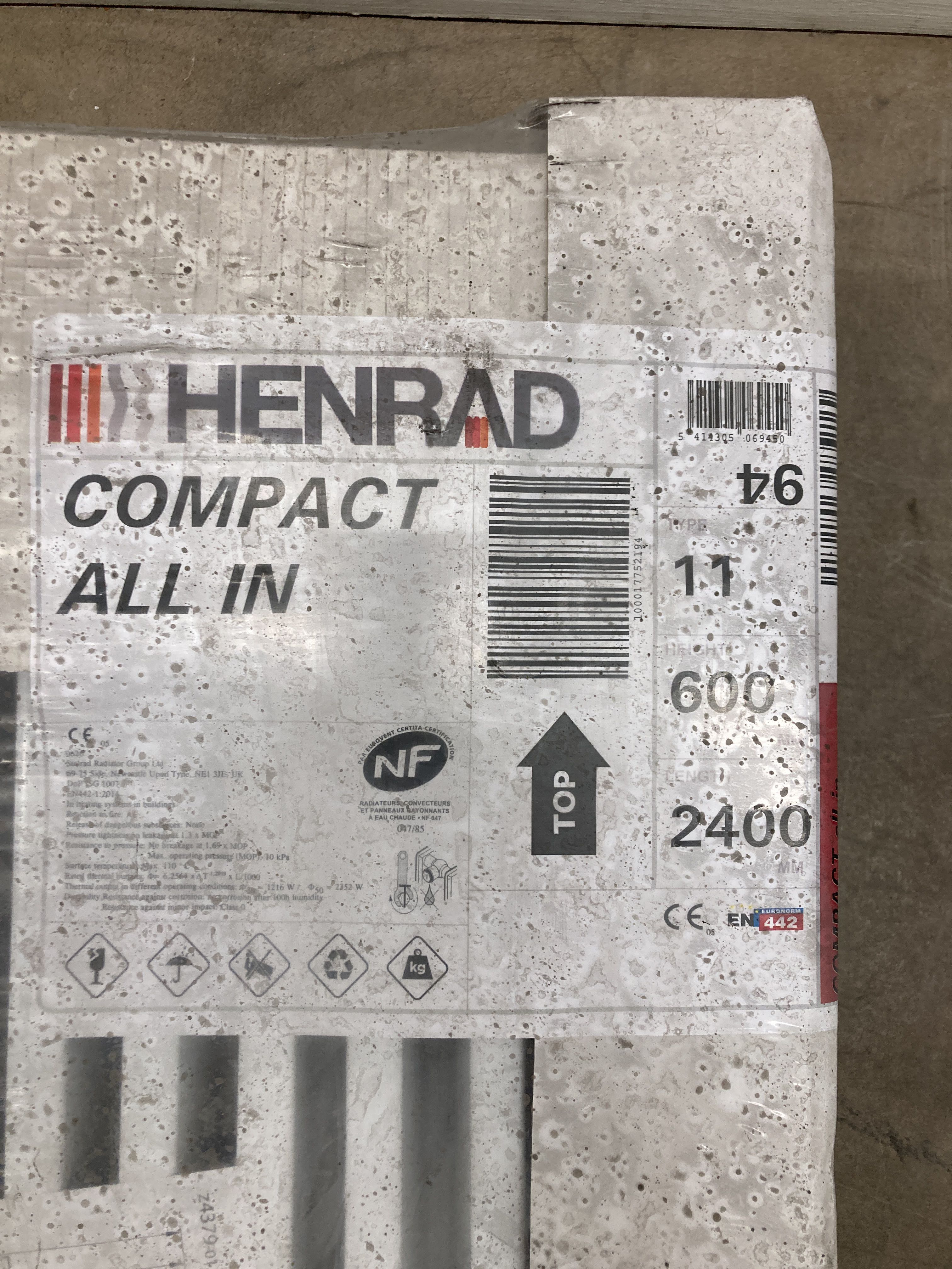 Radiator Henrad Compact All In 11 600x2400 mm - Auktioner online ...