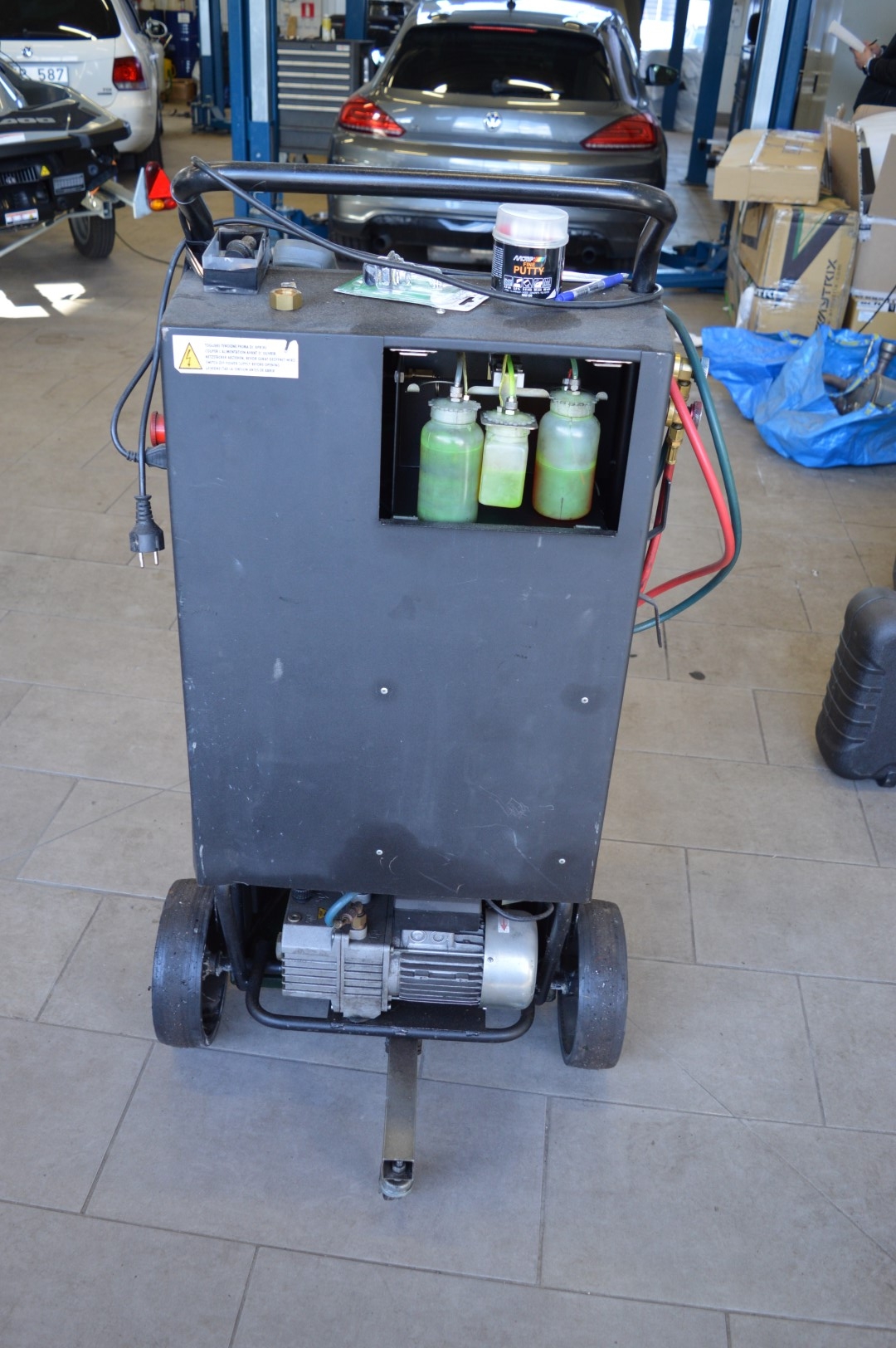 AC servicestation Waeco RHS-800 - Auktioner online - Nätauktioner ...