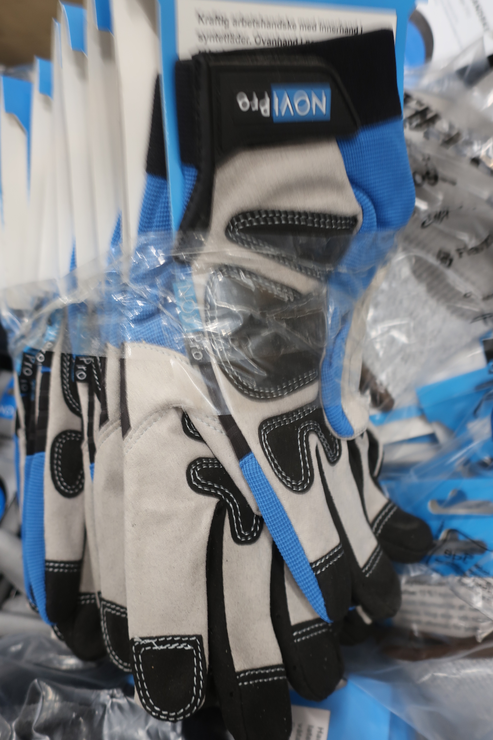 Larger amount of Novipro work gloves - PS Auction - We value the future ...