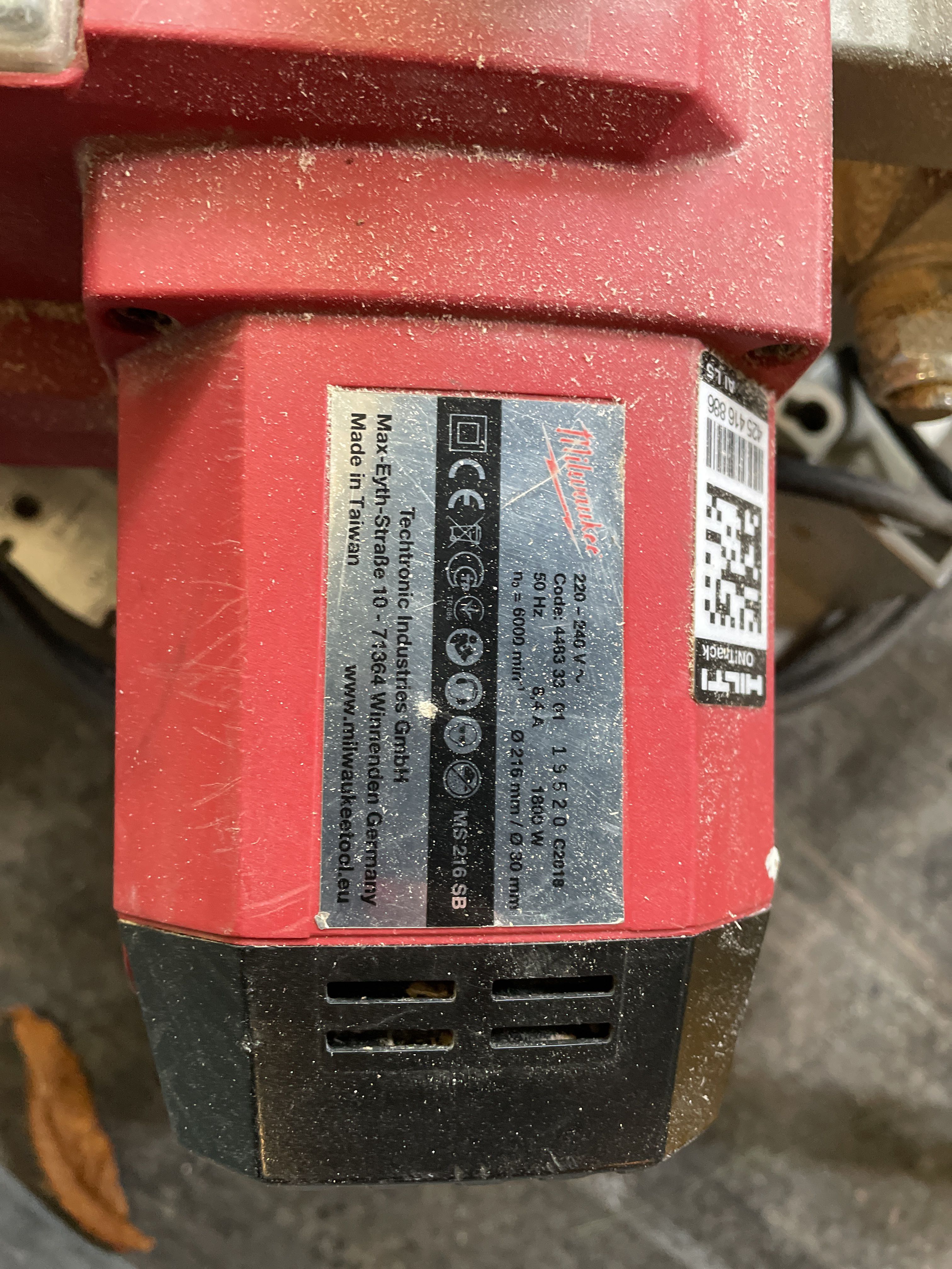 Gives and miter saw Milwaukee MS216sb - PS Auction - We value the ...