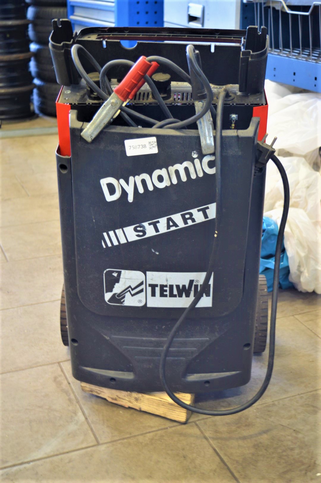 Battery charger with booster function Telwin Dynamic 520 12 / 24V - PS ...