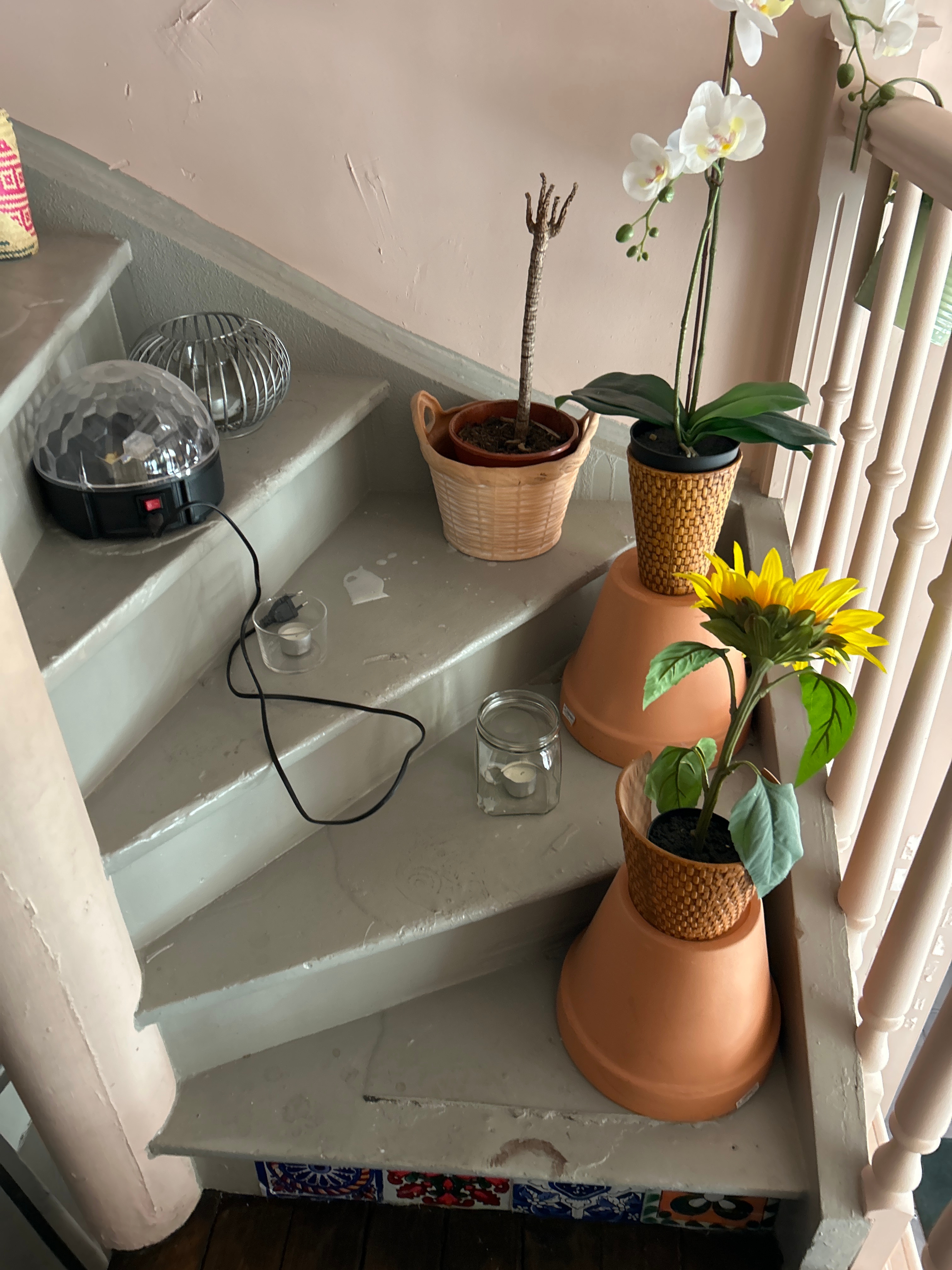 Möbler och inredning enligt bilder - Auktioner online - Nätauktioner ...