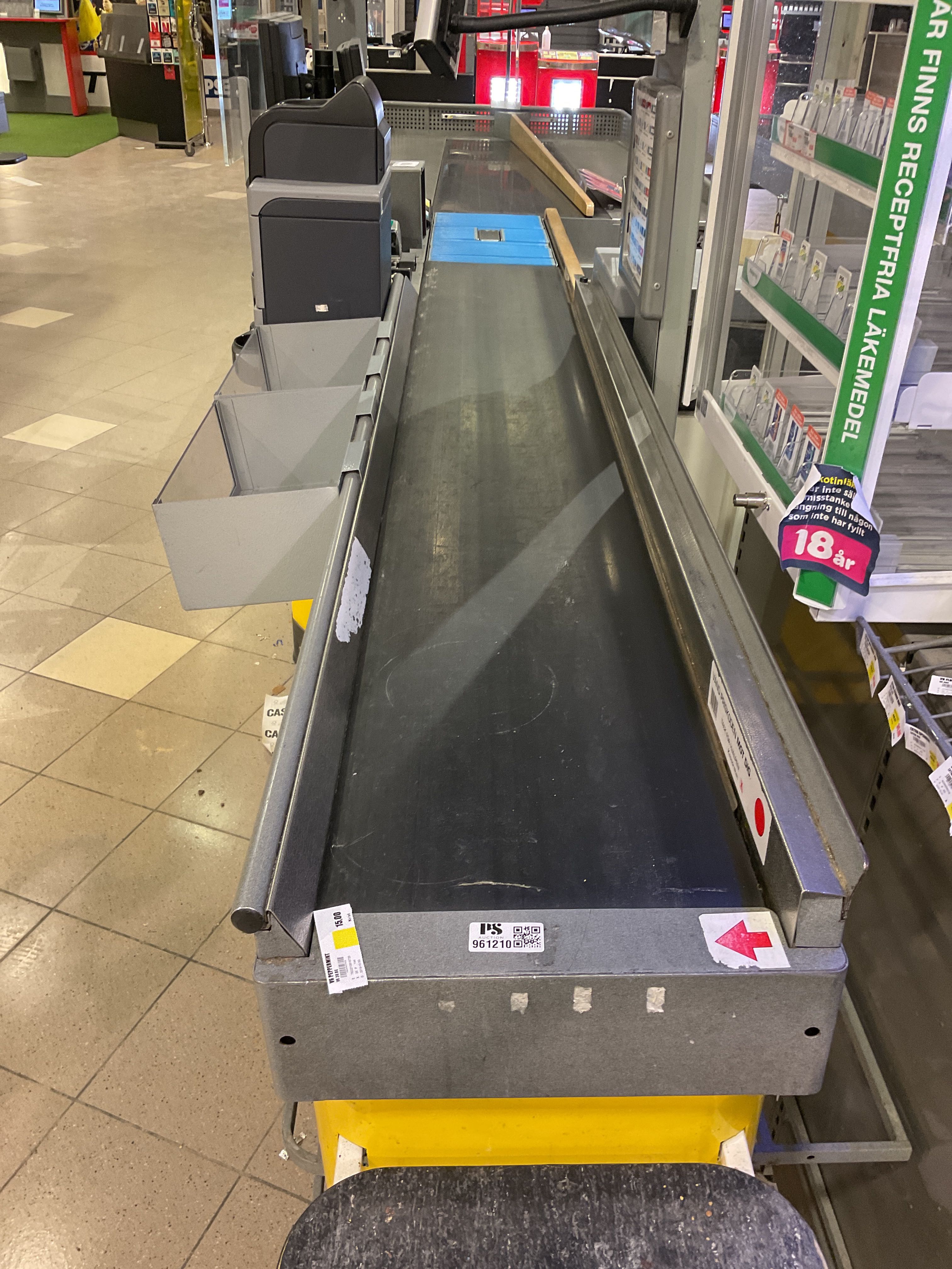 Cash desk with conveyor belt - PS Auction - We value the future ...