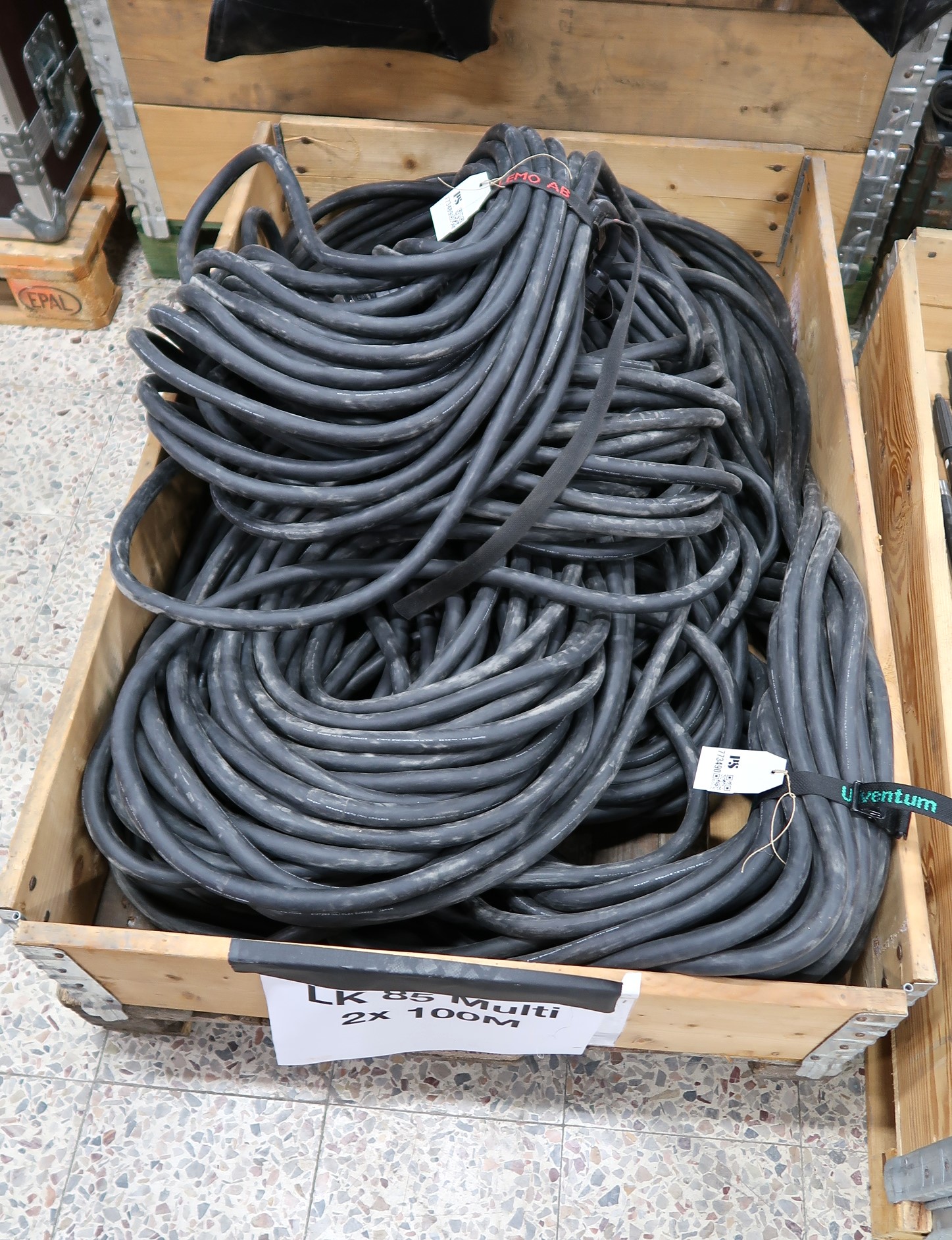 Analaog Multikabel - Auktioner online - Nätauktioner & Konkursauktioner ...