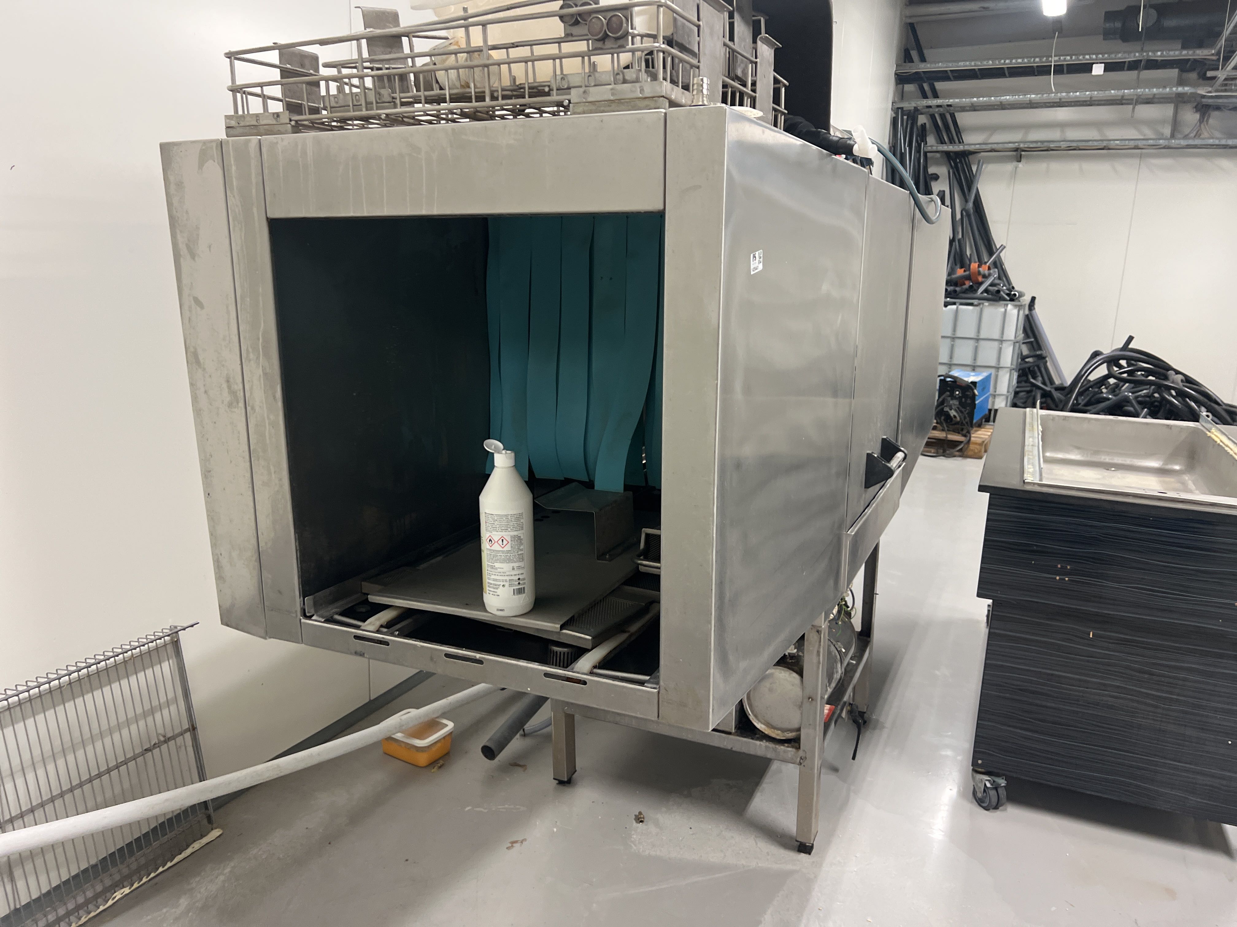 Commercial dishwasher line (Repair item/spare parts machine) - PS ...