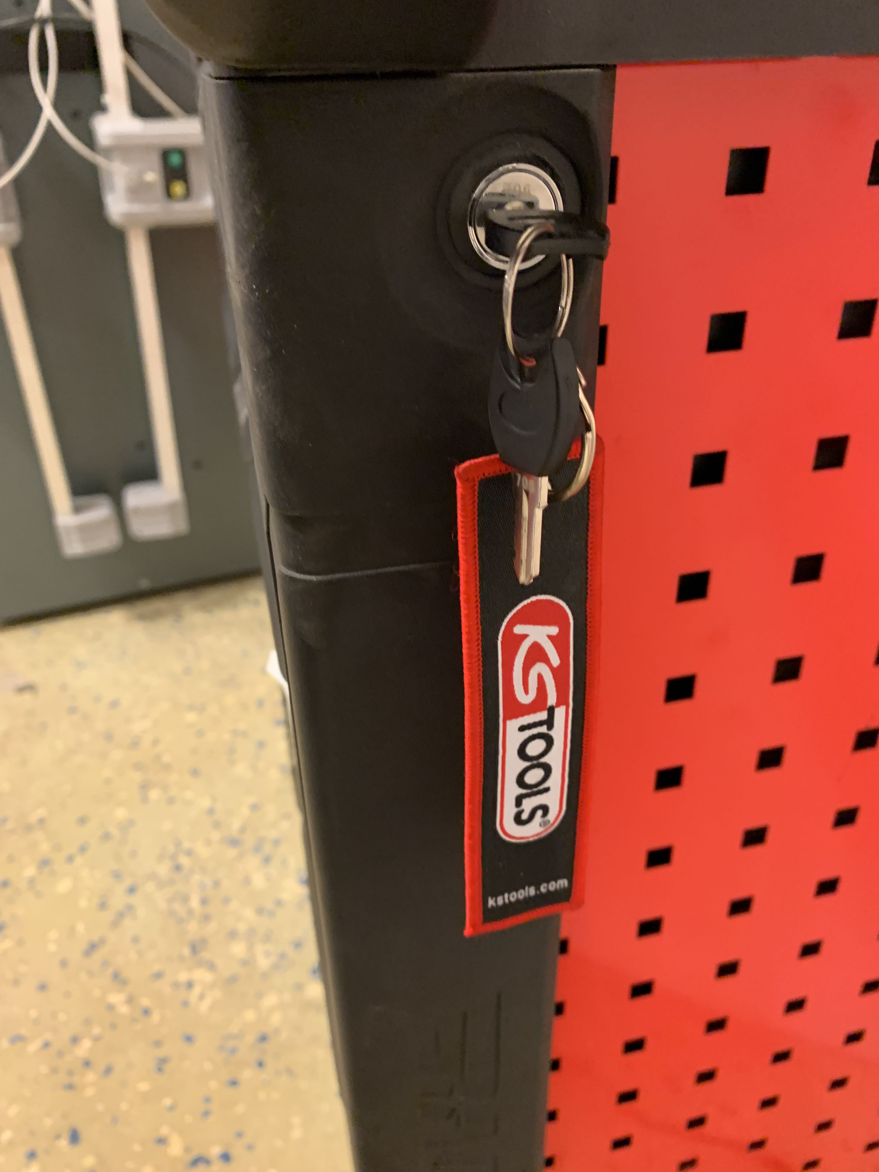 Tool trolley KS Tools Racing Line with contents - PS Auction - We value ...