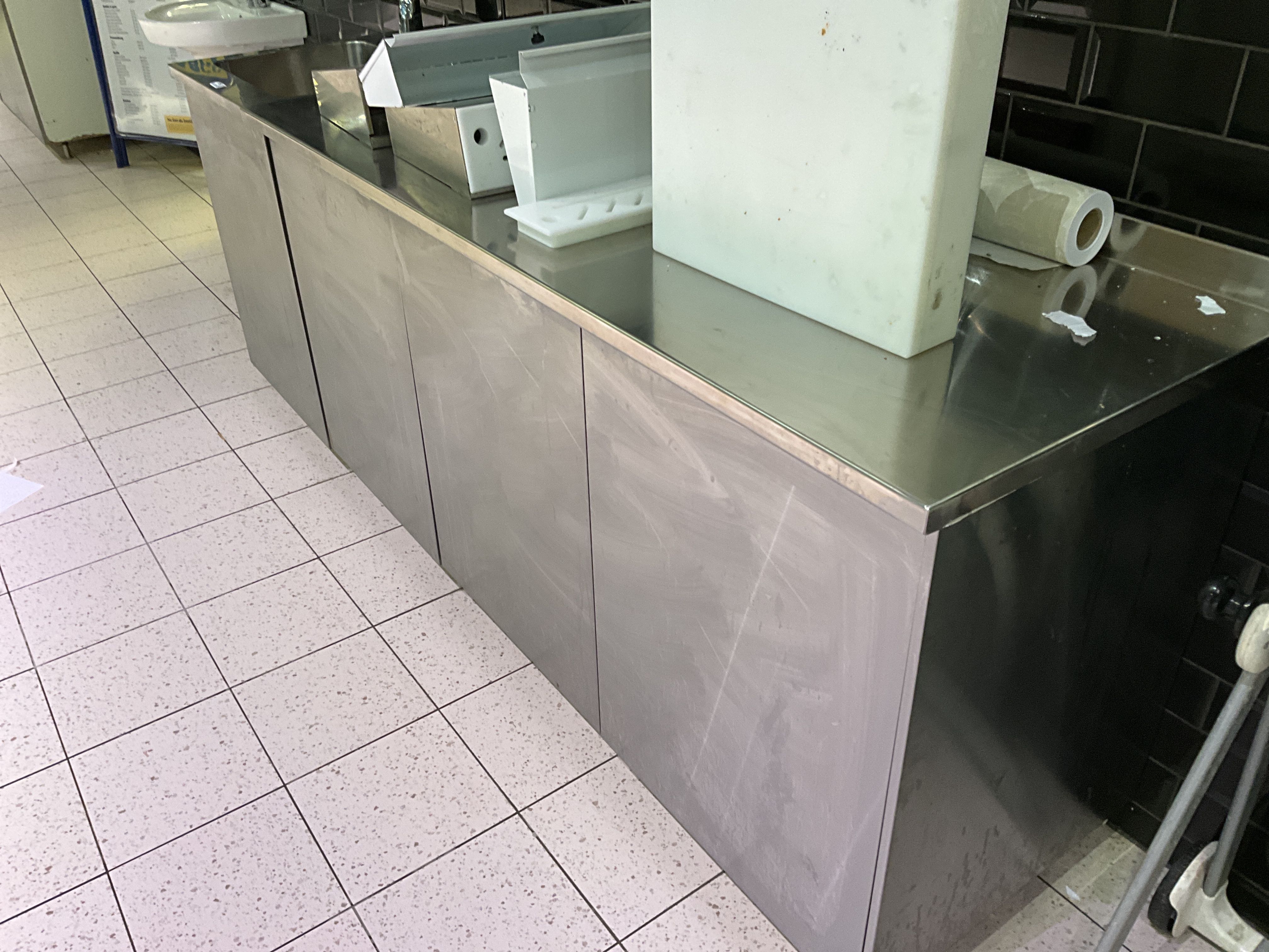 1 stainless steel bench with wooden base cabinet, hob and automatic ...