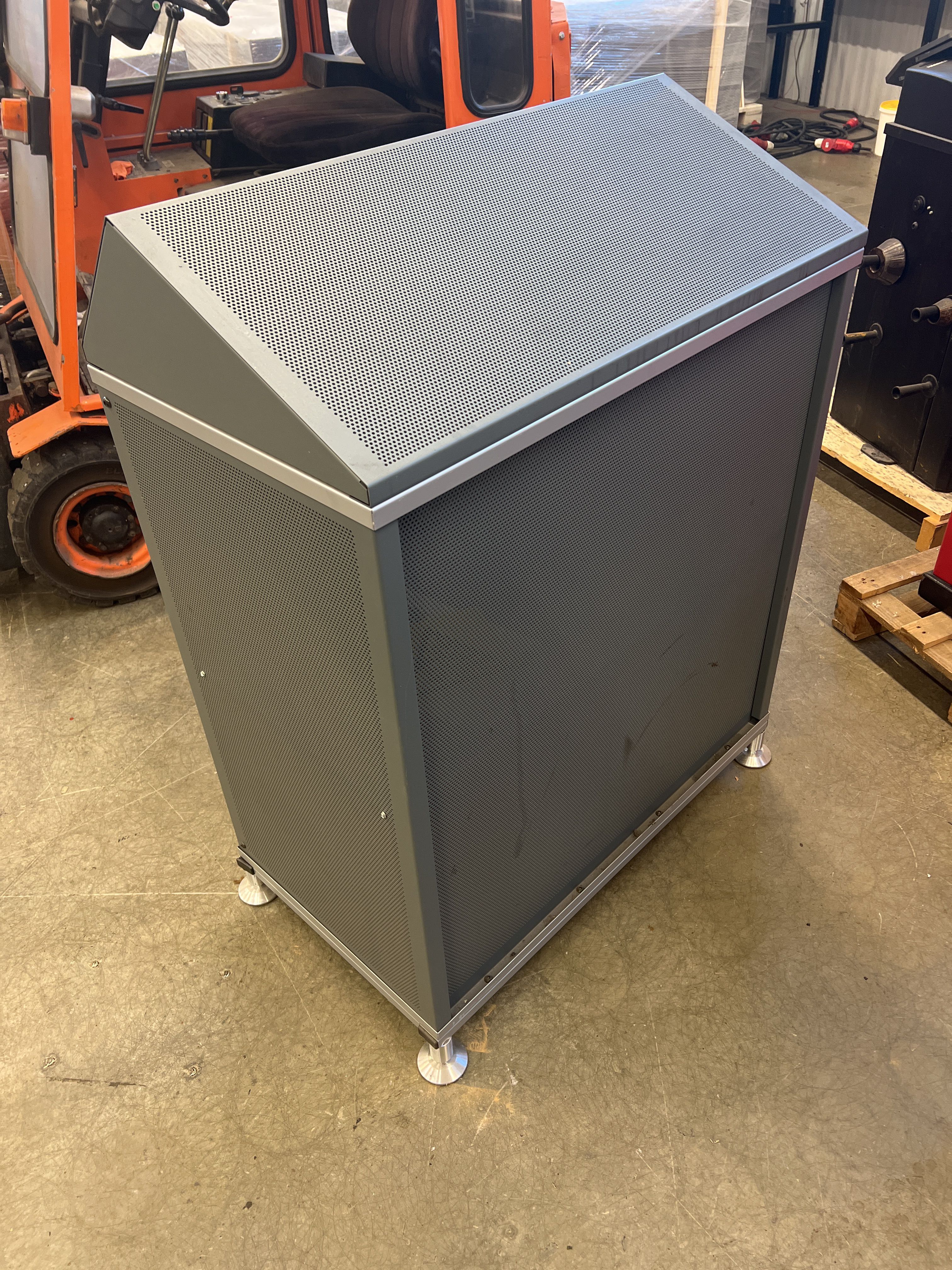 PU Cabinet (airbag storage) - PS Auction - We value the future ...