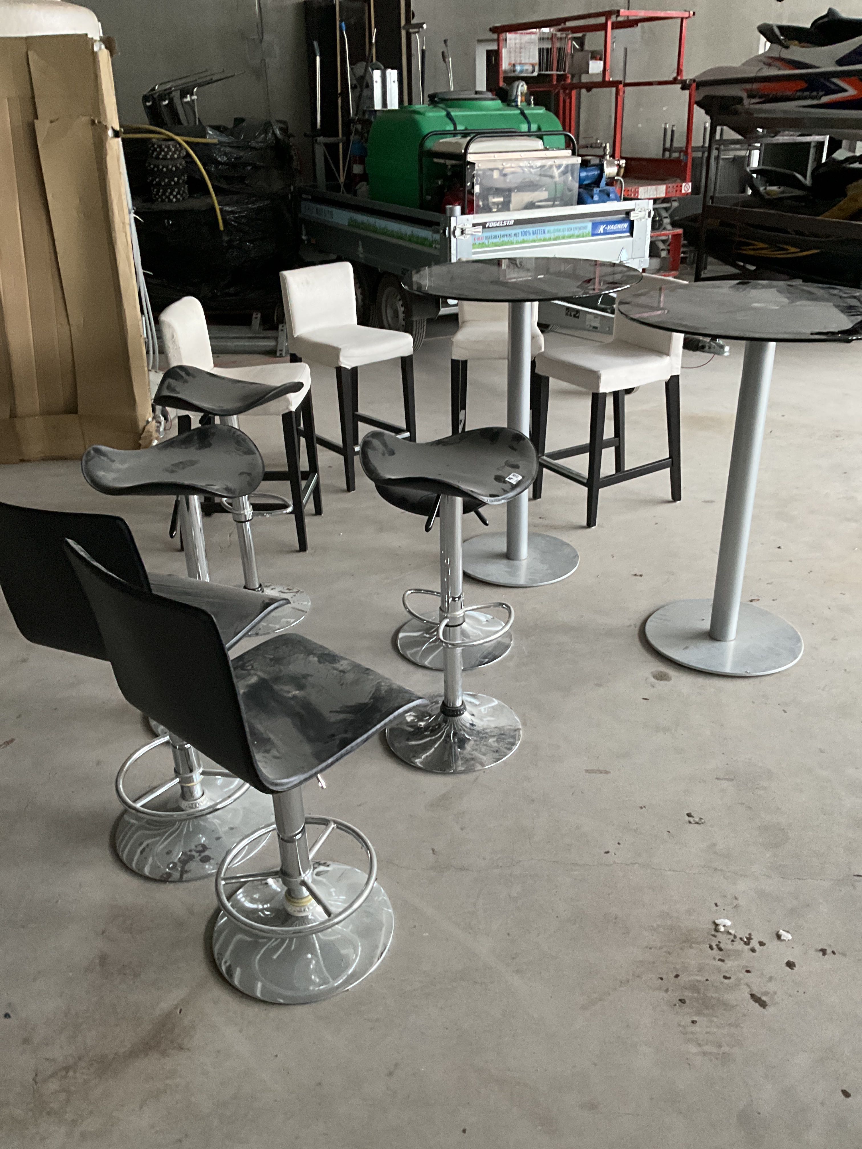 Bar table and bar stools - PS Auction - We value the future - Largest ...