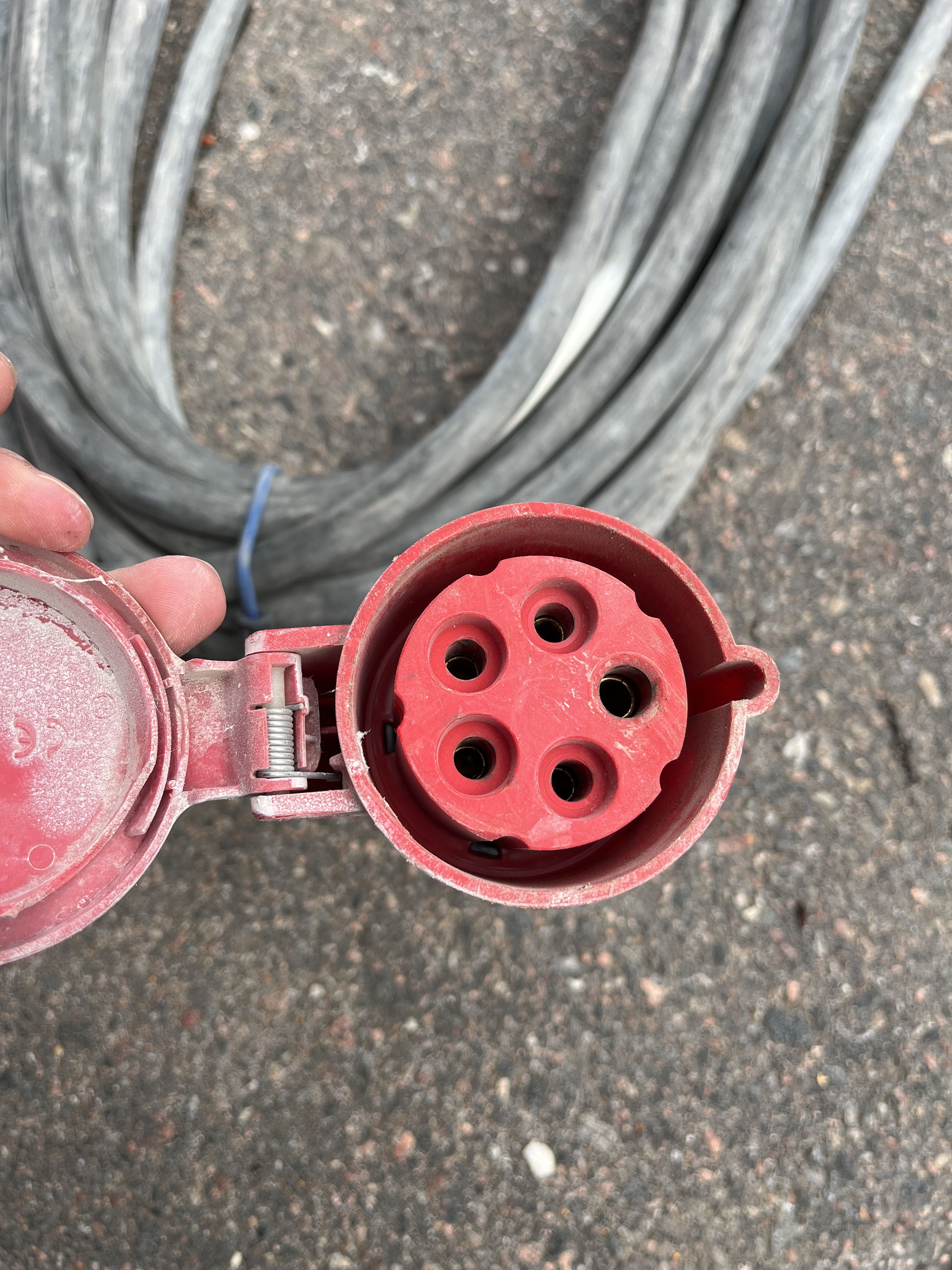 25m kabel 32A 3-fas - Auktioner online - Nätauktioner & Konkursauktioner | PS Auction