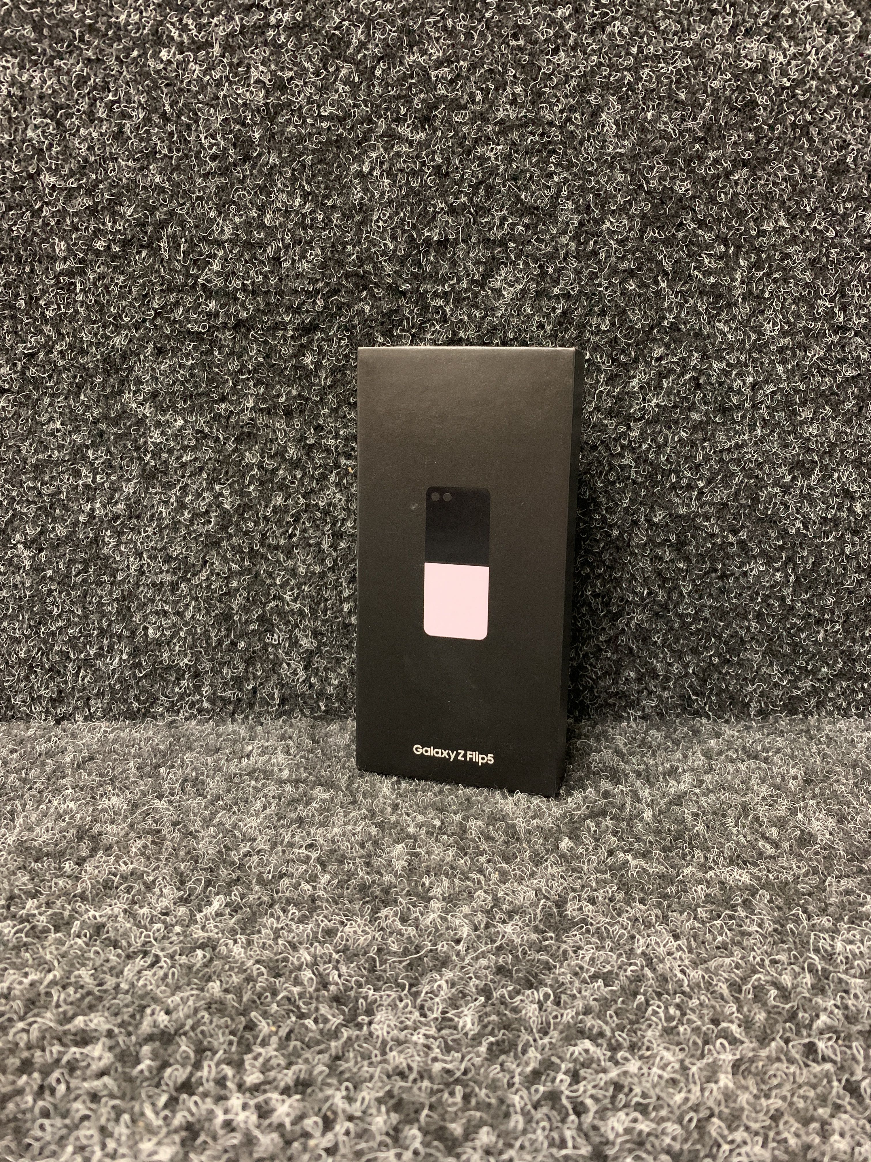 Mobiltelefon Samsung Galaxy Z Flip5 512GB Lavender - Auktioner online ...