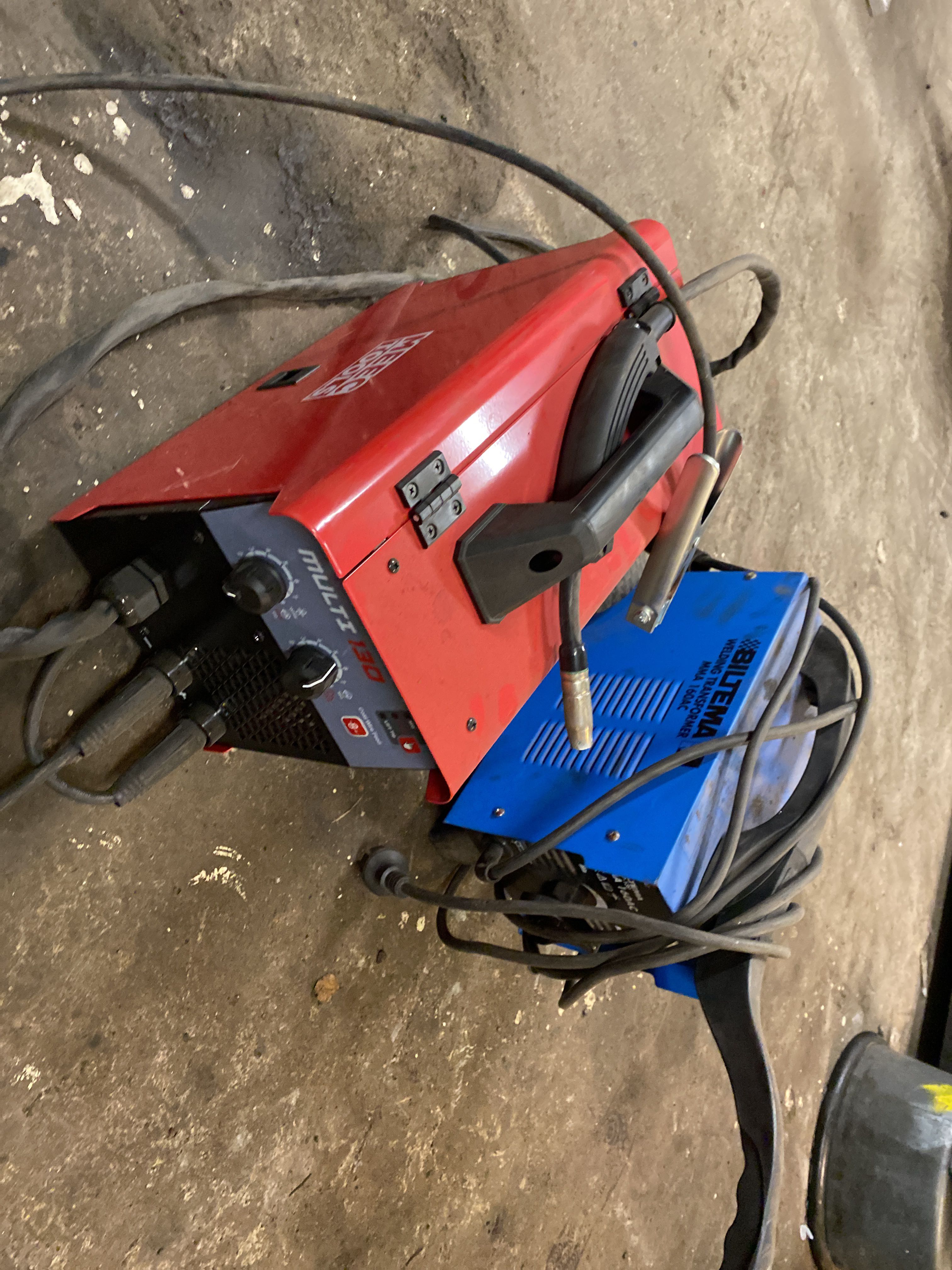 2st svetsar samt säckkärra - Auktioner online - Nätauktioner ...