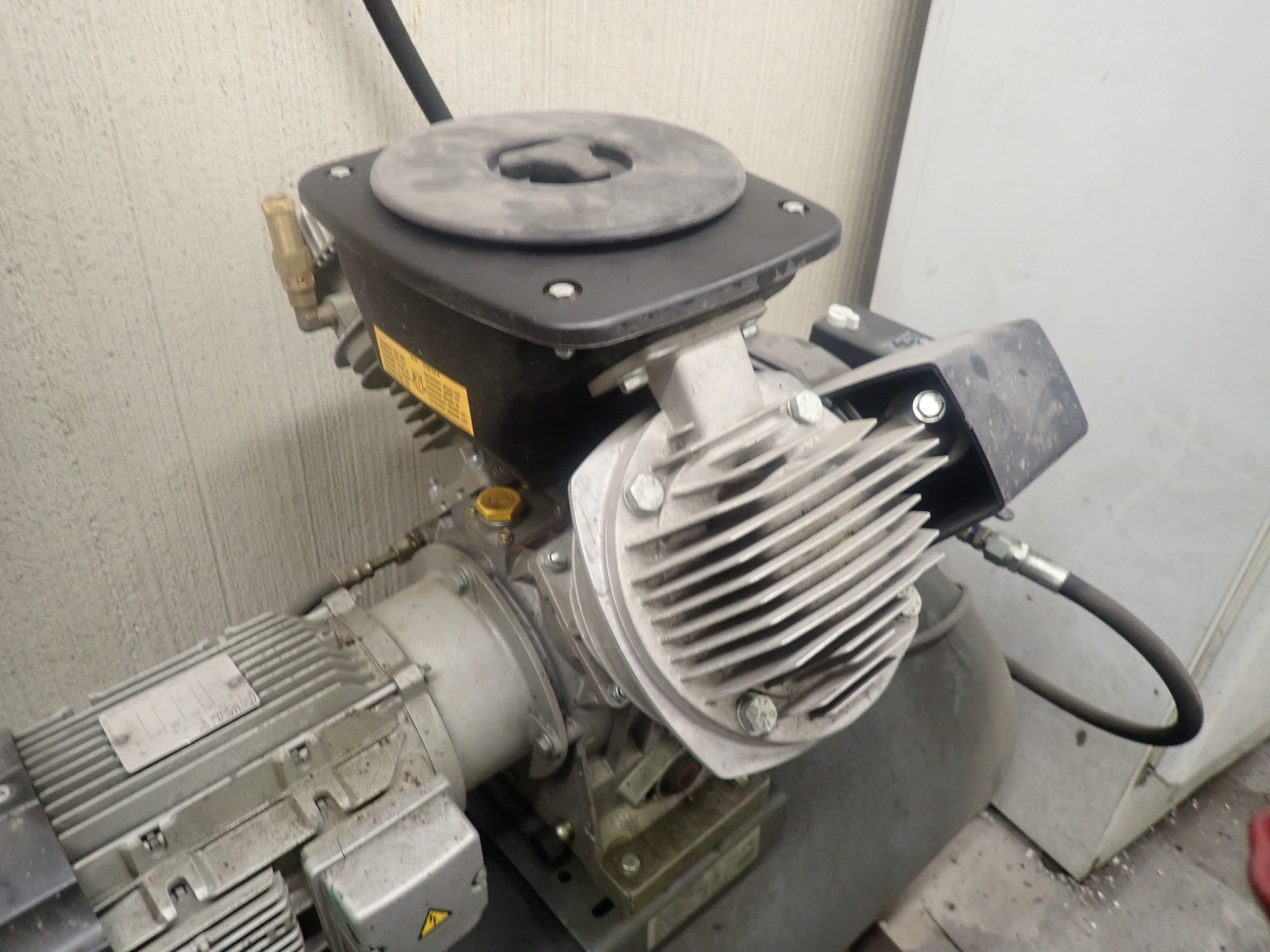 Compressor Atlas copco LE-22-10-120 - PS Auction - We value the future ...