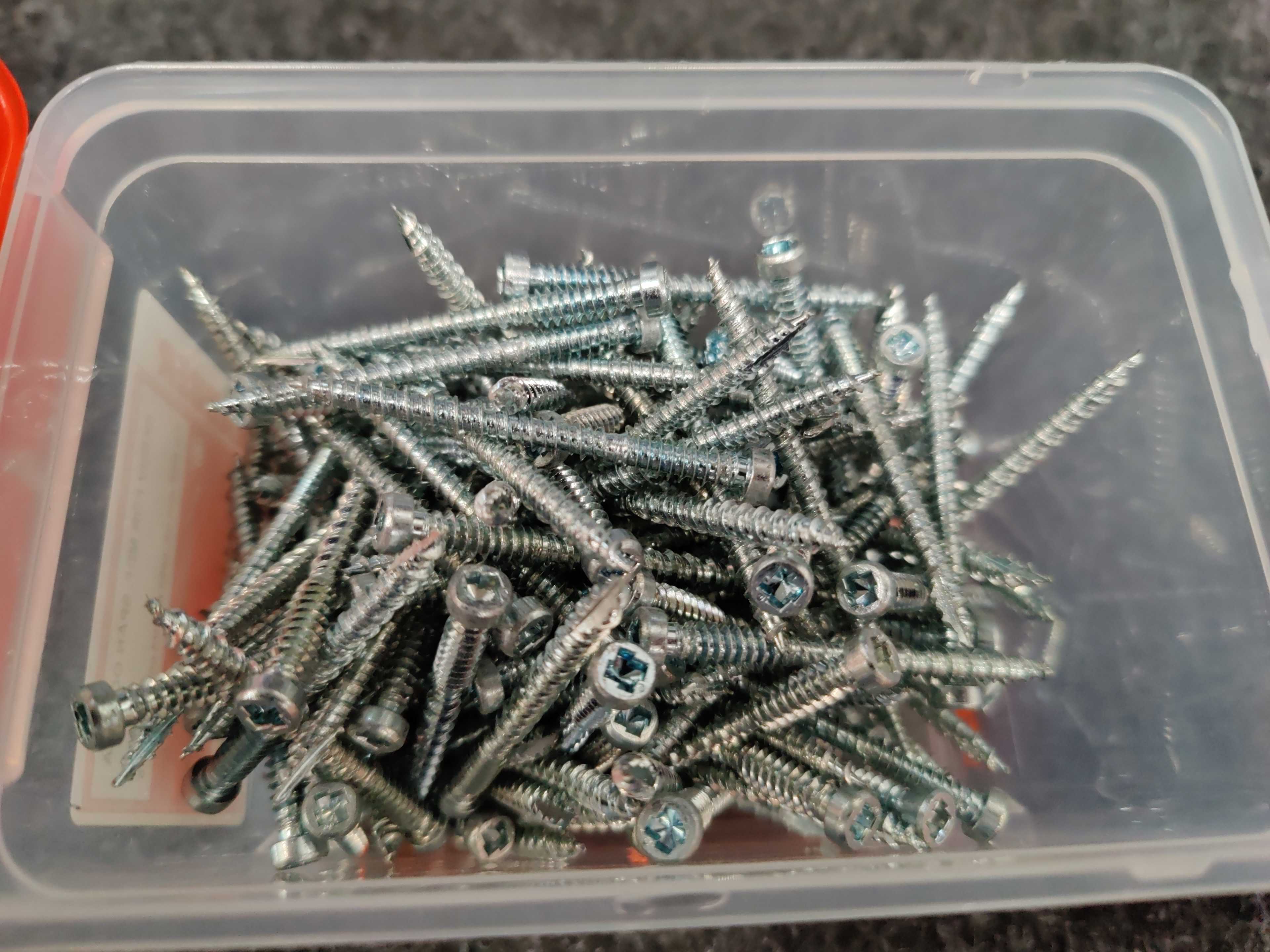 Ca 70 st skruvförpackningar för MDF, Spån och Trä Grabber - Auktioner ...