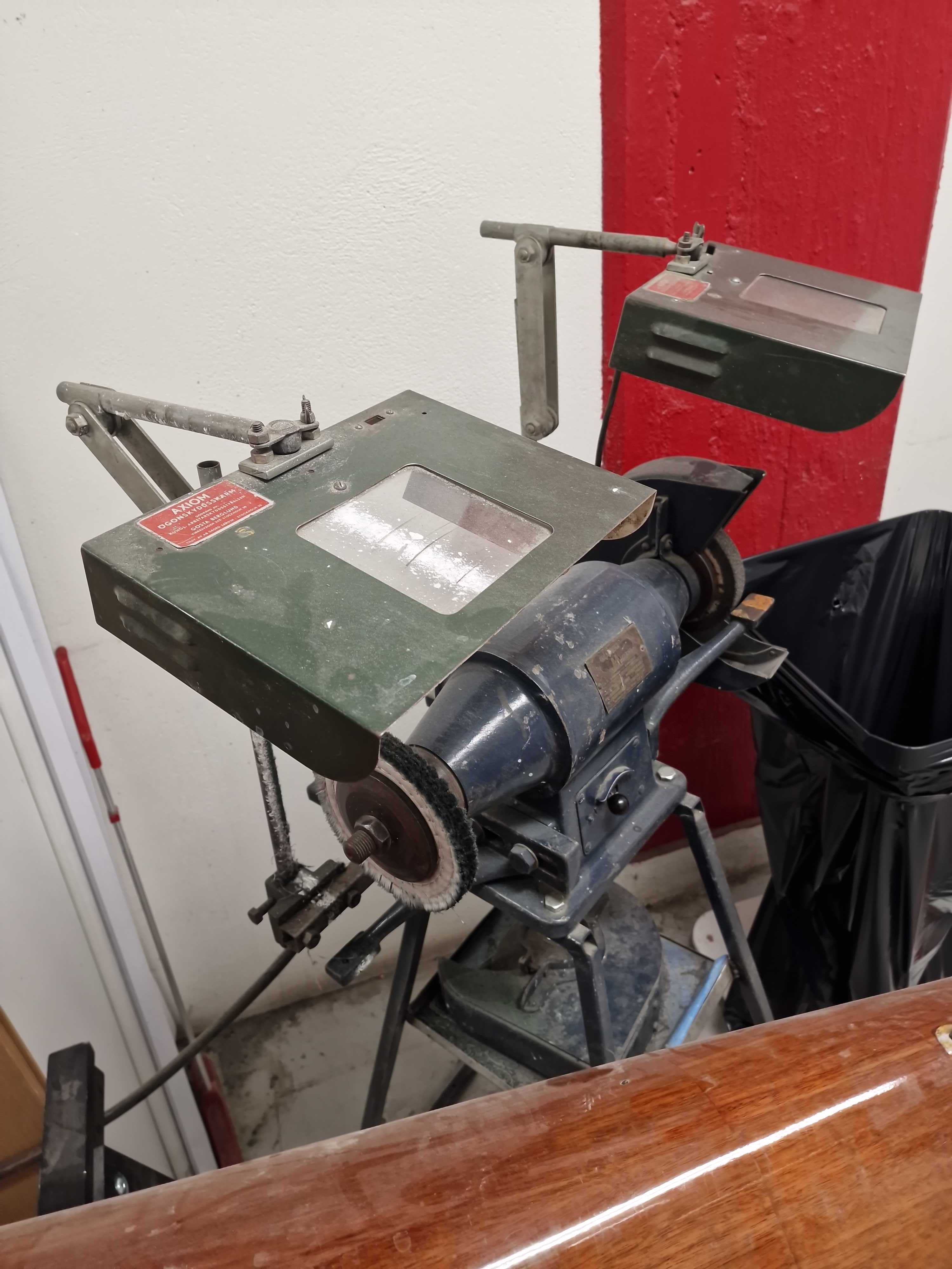 Pillar grinder Arboga E 308, 400V - PS Auction - We value the future ...