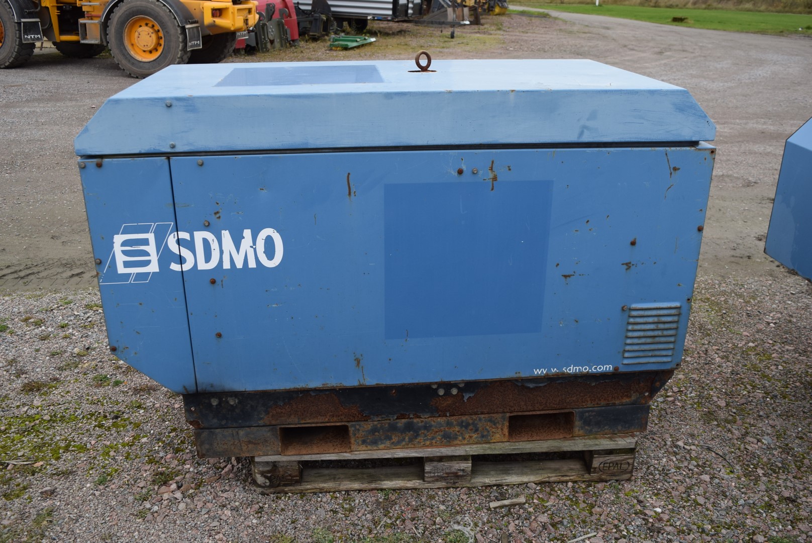 Power plant SDMO Alize 15000 STDE 15 kVA (9446h) - faulty generator ...