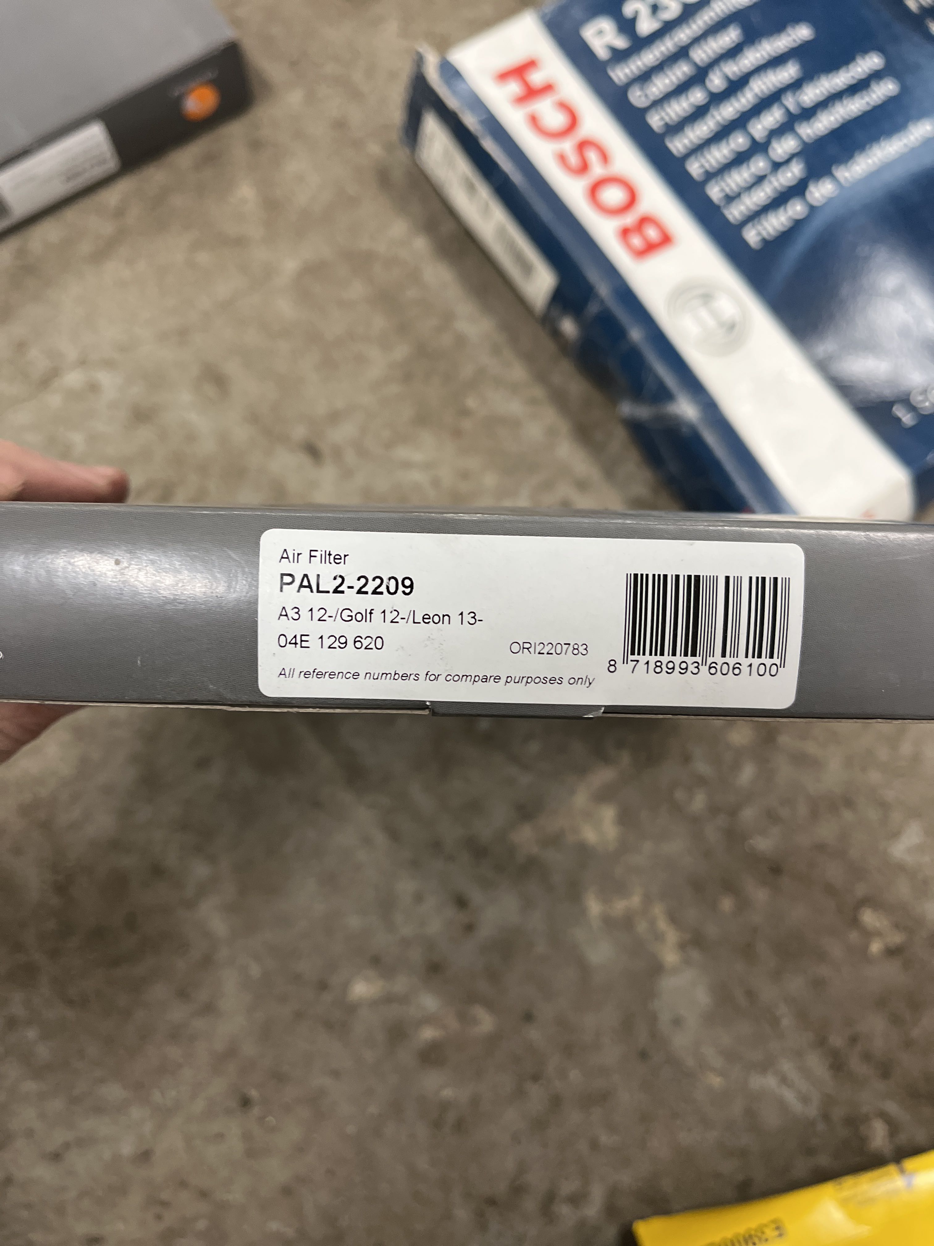 Diverse reservdelar bilar, vattenpump, kamremssats med mera - Auktioner ...