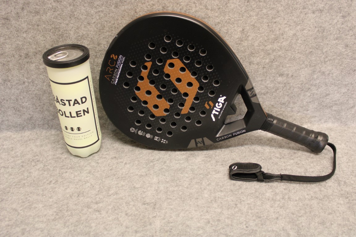 Padelrack Stiga Professional och 3st bollar - Auktioner online ...