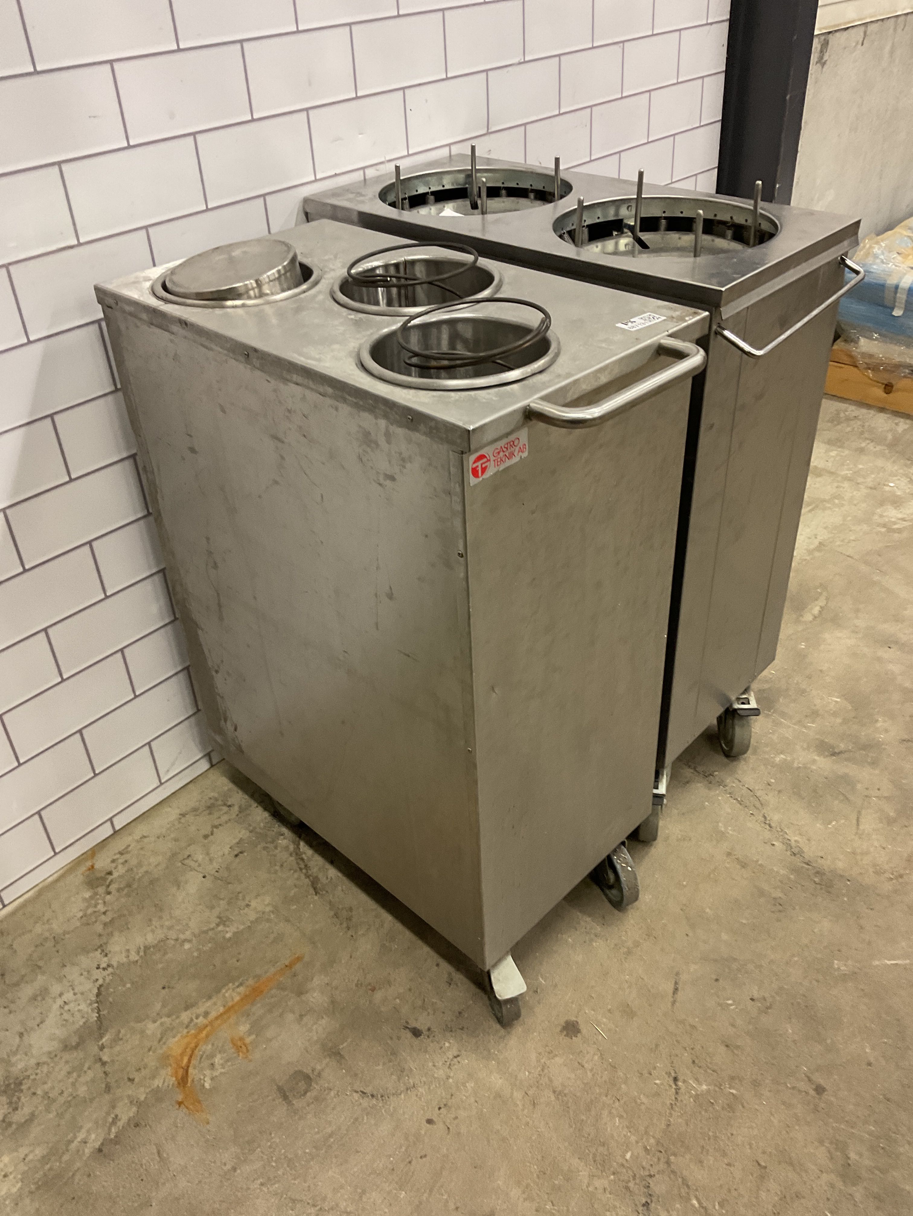 Stainless steel plate dispensers on wheels - PS Auction - We value the ...