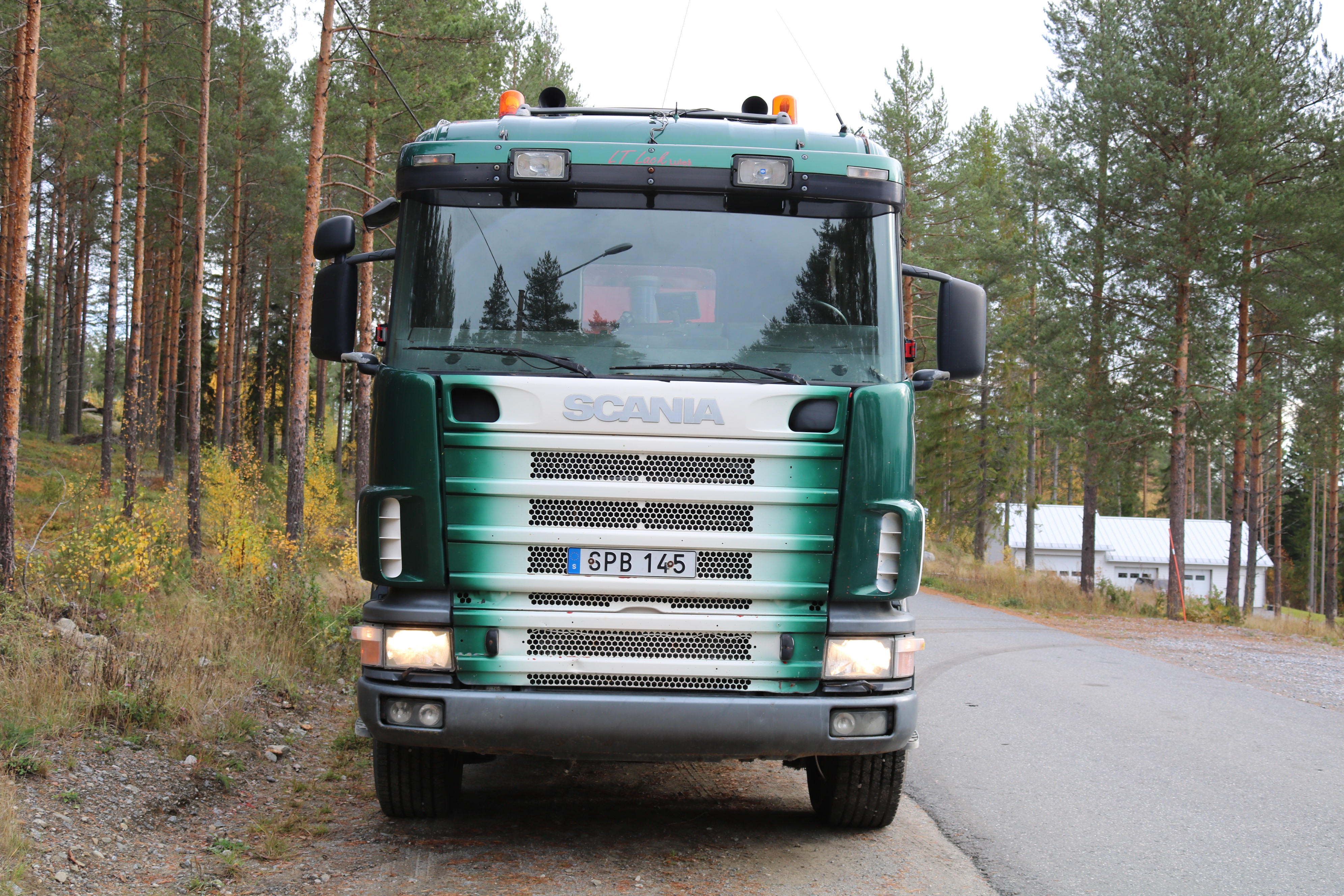SCANIA Dragbil 2002 med ZORZI Tipptrailer 2009 - Auktioner online ...