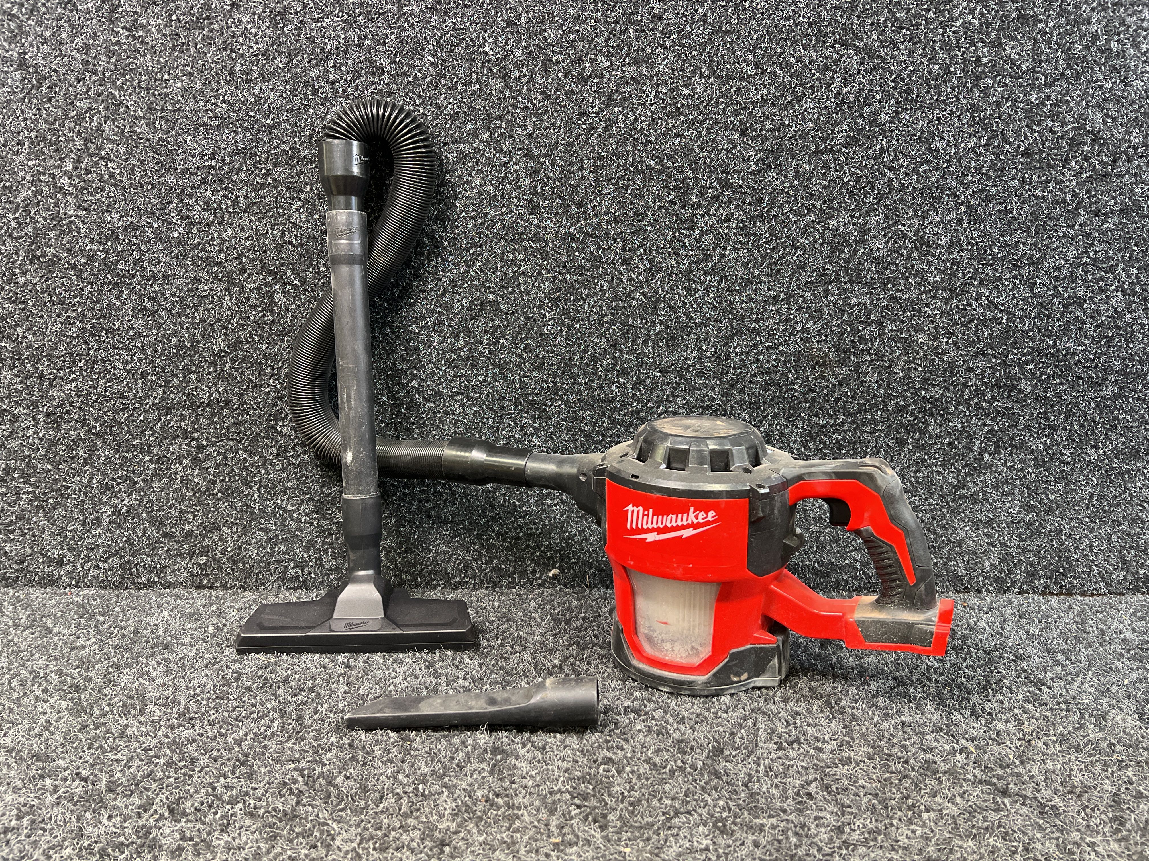 Handdammsugare Milwaukee M18 CV - Auktioner online - Nätauktioner ...